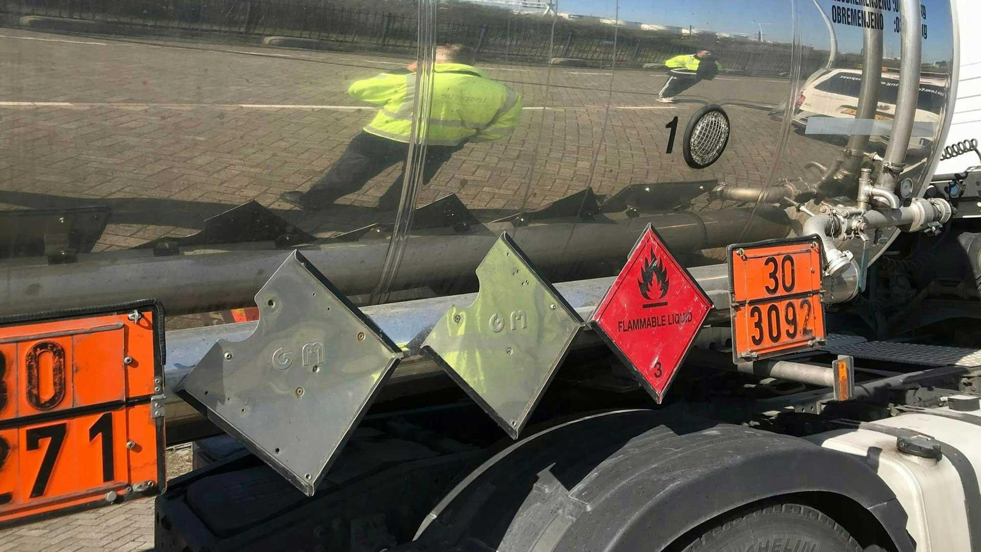 Deze mysterieuze hoge camera langs de snelweg is geen flitspaal