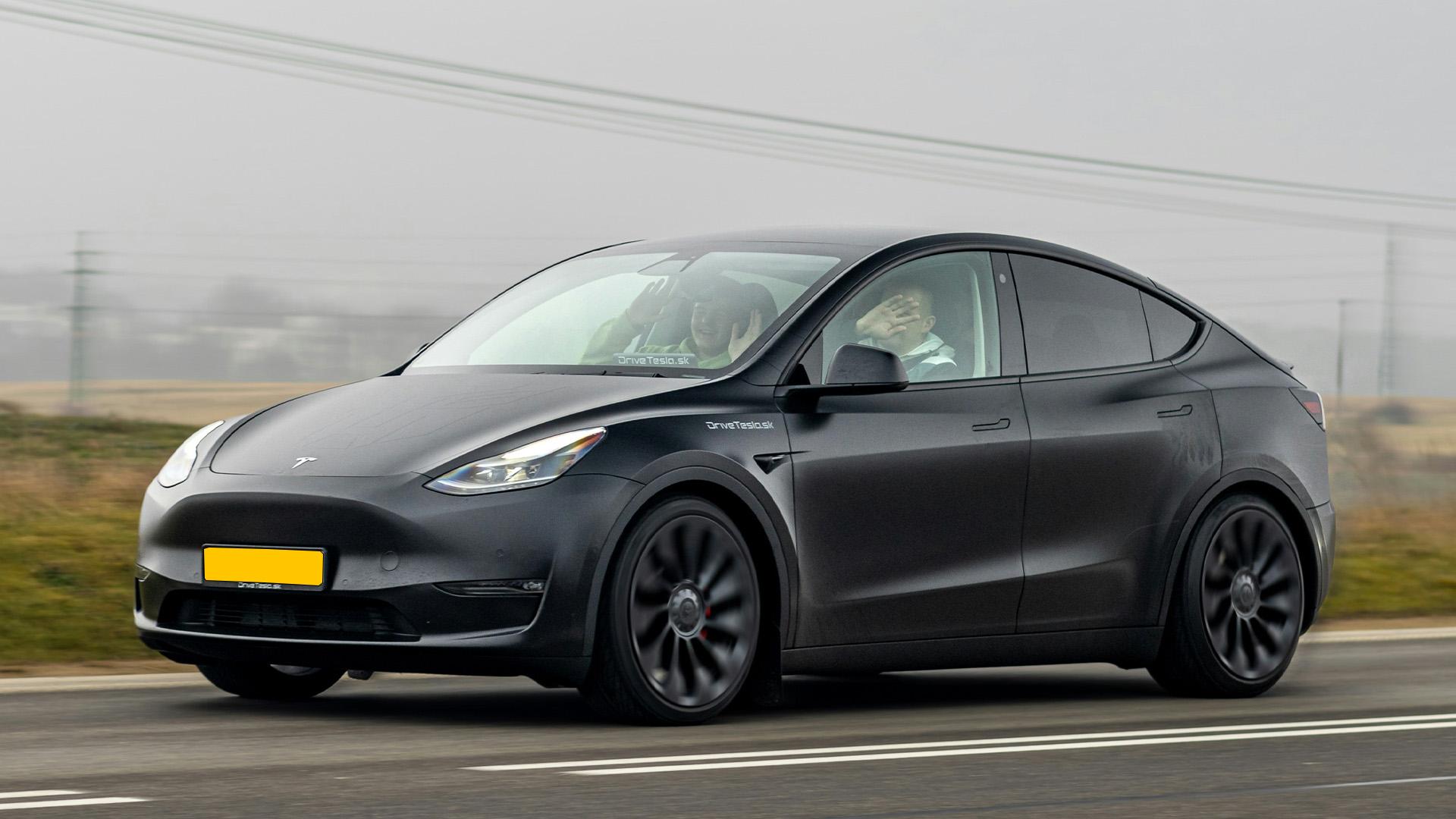 Zo worden je passagiers misselijk in een elektrische auto - TopGear