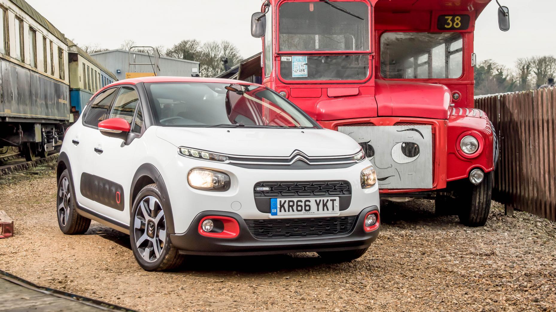 Welke kleine auto is het beste? We testen vier stadsauto's - TopGear