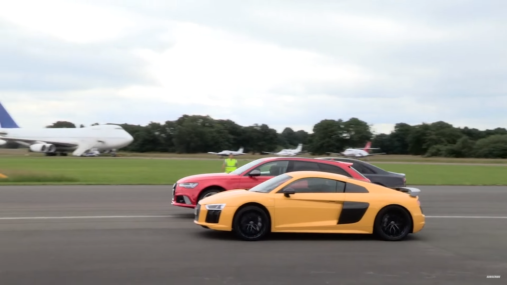 Audi R8 V10 Plus vs Audi RS 6 vs Audi S8 in een dragrace - TopGear