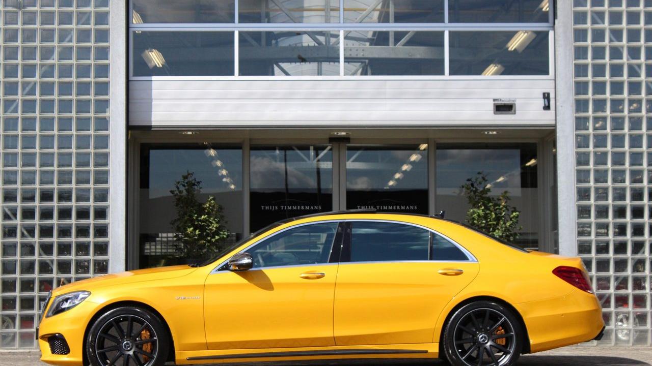 AMG-trio in de kleur Solarbeam Yellow te koop - TopGear