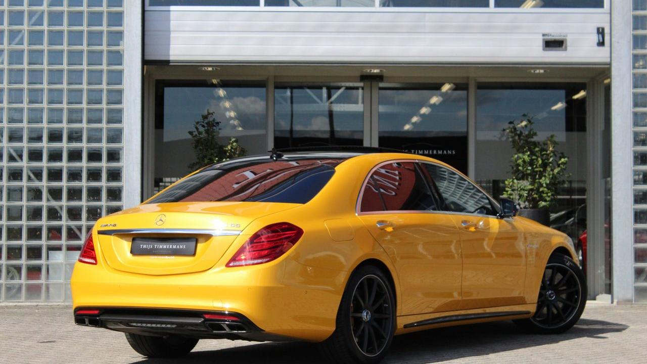 AMG-trio in de kleur Solarbeam Yellow te koop - TopGear