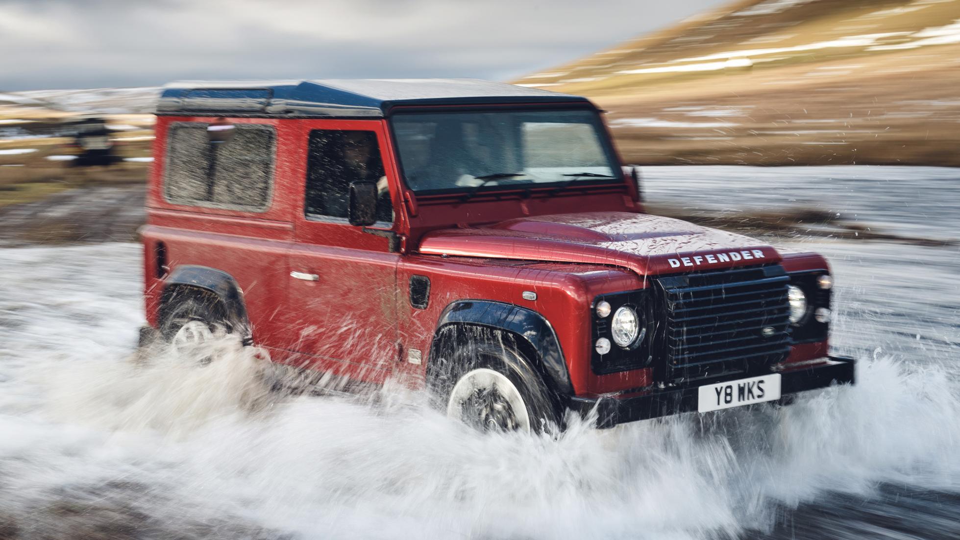 Land Rover Defender Works V8 met 405 pk - TopGear