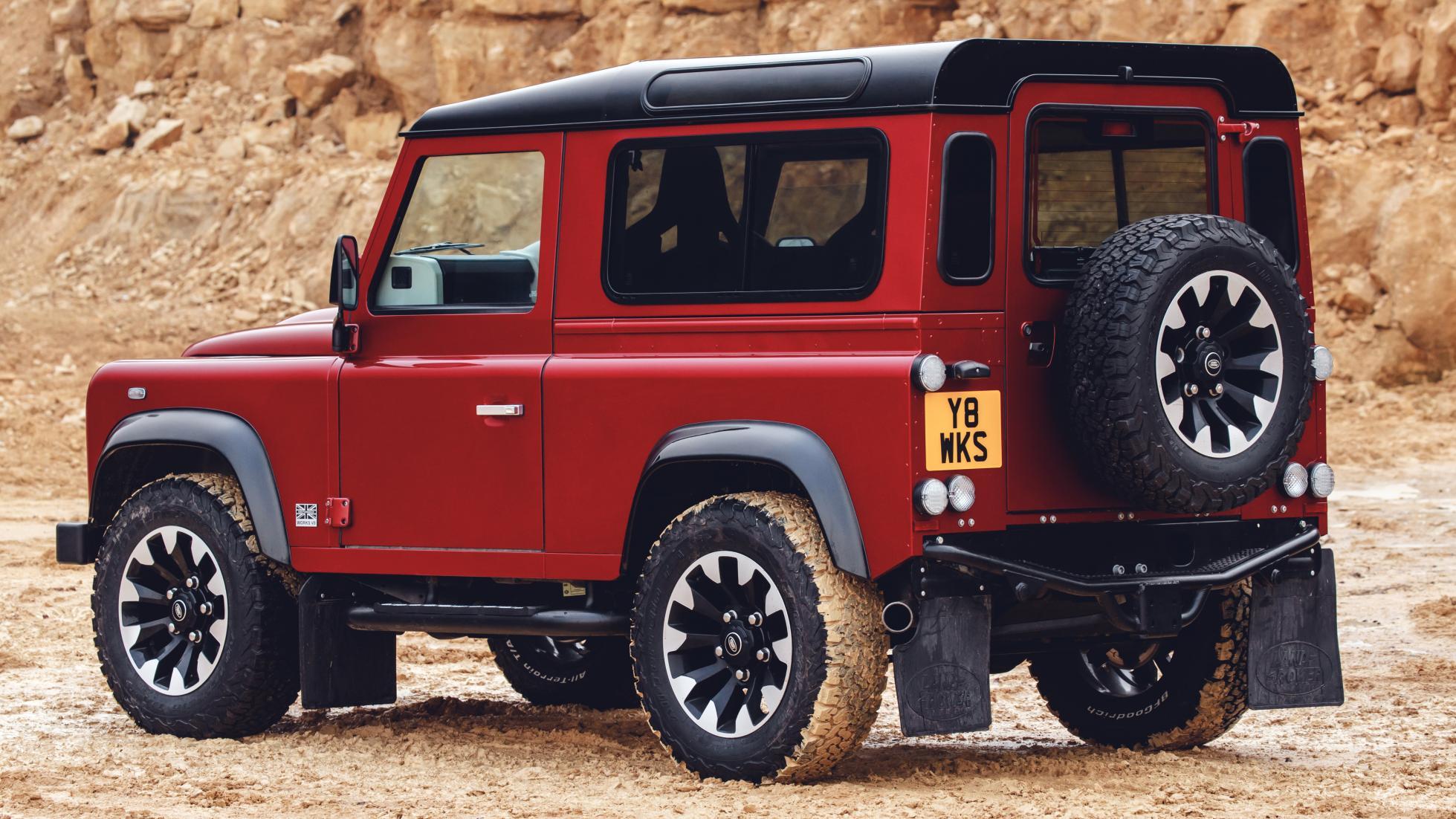 Land Rover Defender Works V8 met 405 pk - TopGear