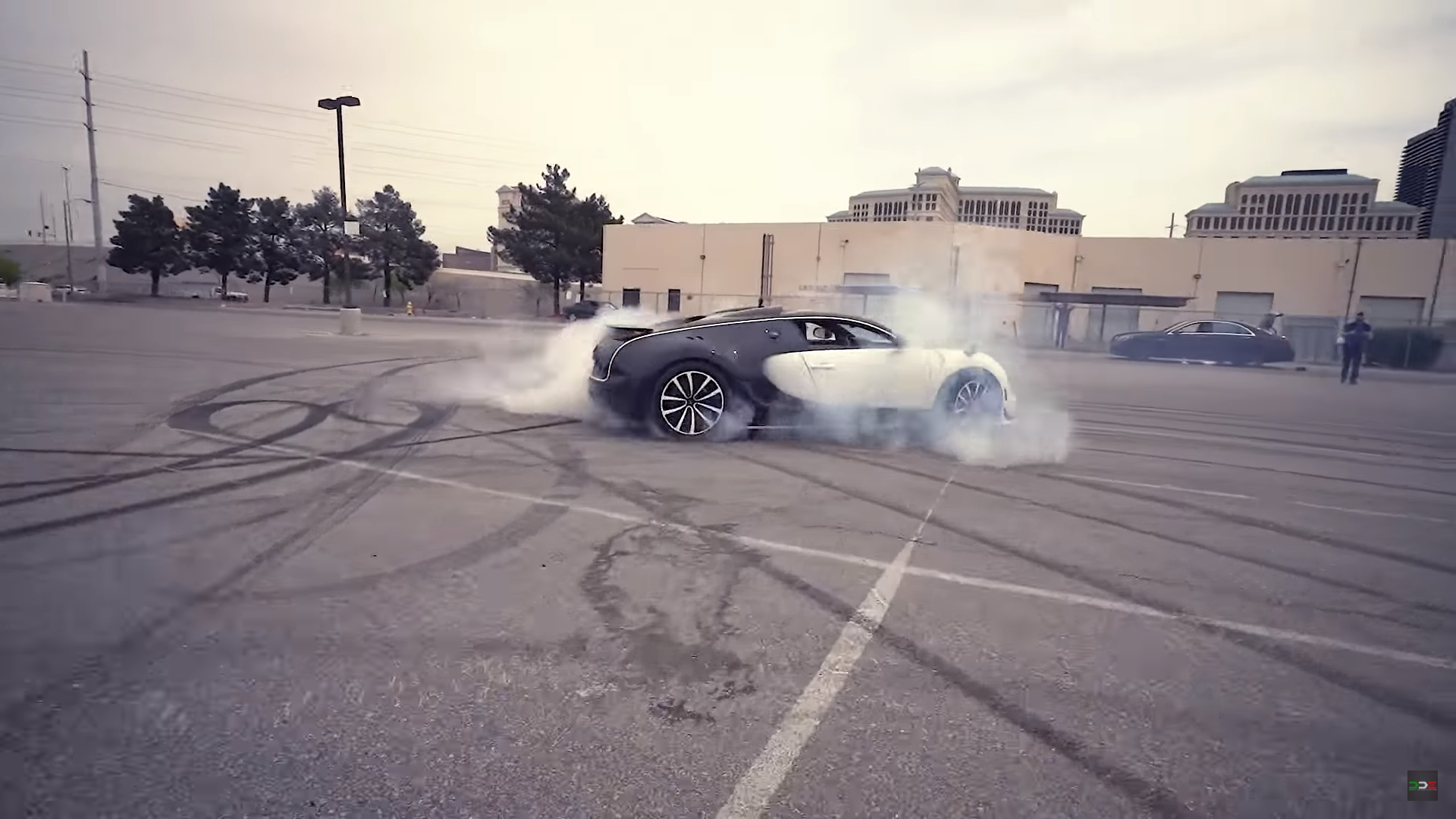 Bugatti Veyron burnout kost 110.000 euro - TopGear Nederland
