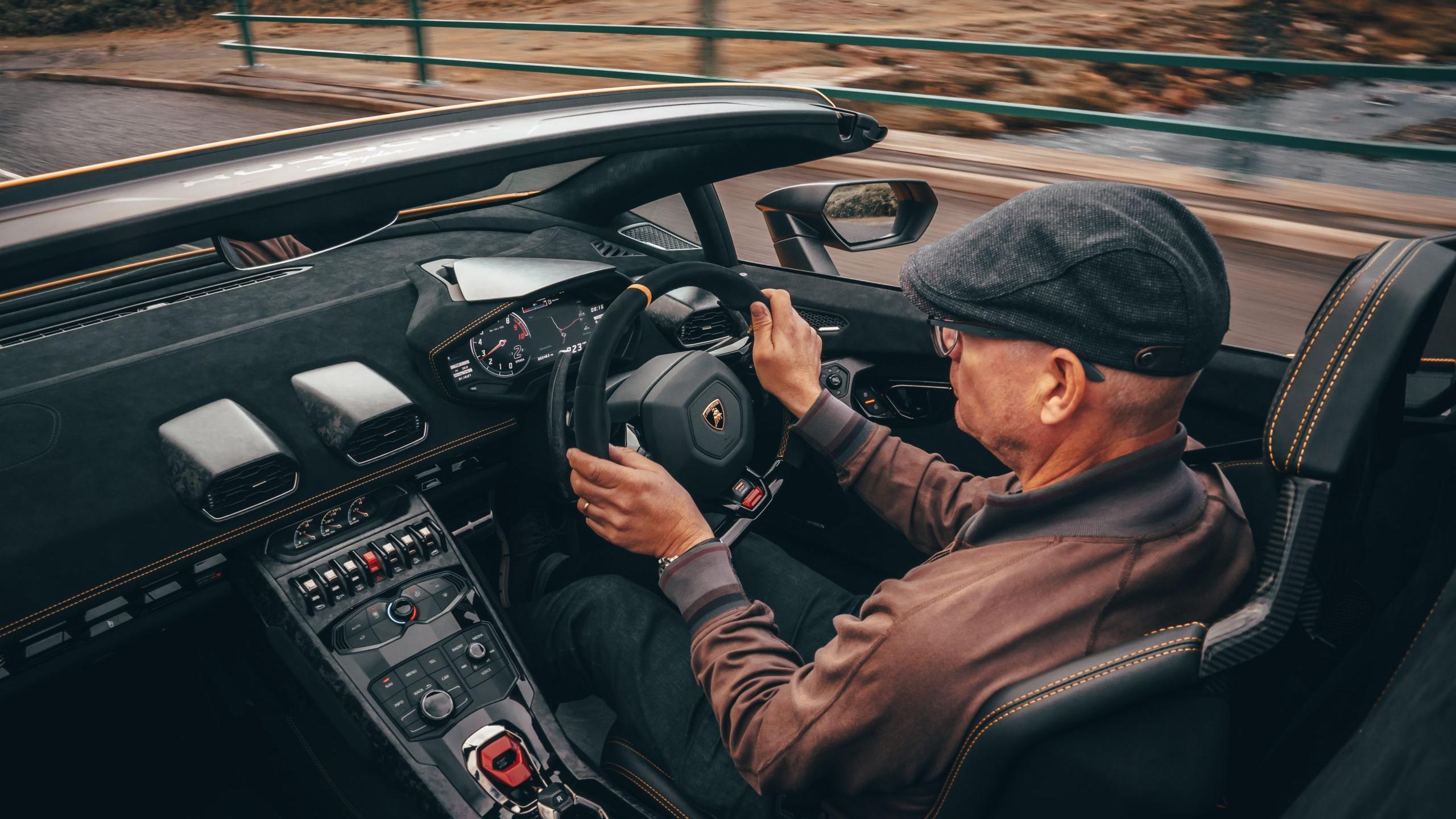 De Italiaanse combi: Lamborghini Urus en Huracán Performante - TopGear