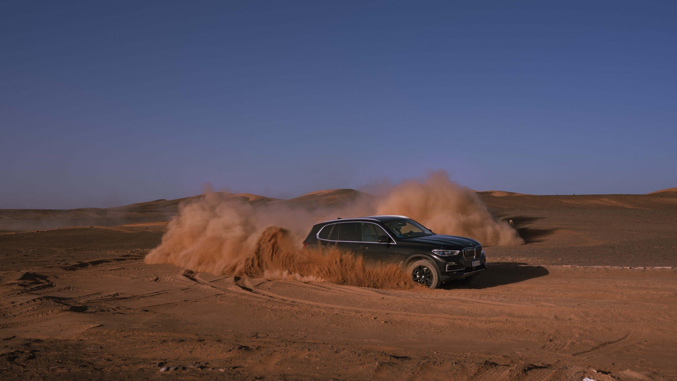BMW bouwt Monza na in de Sahara - TopGear Nederland