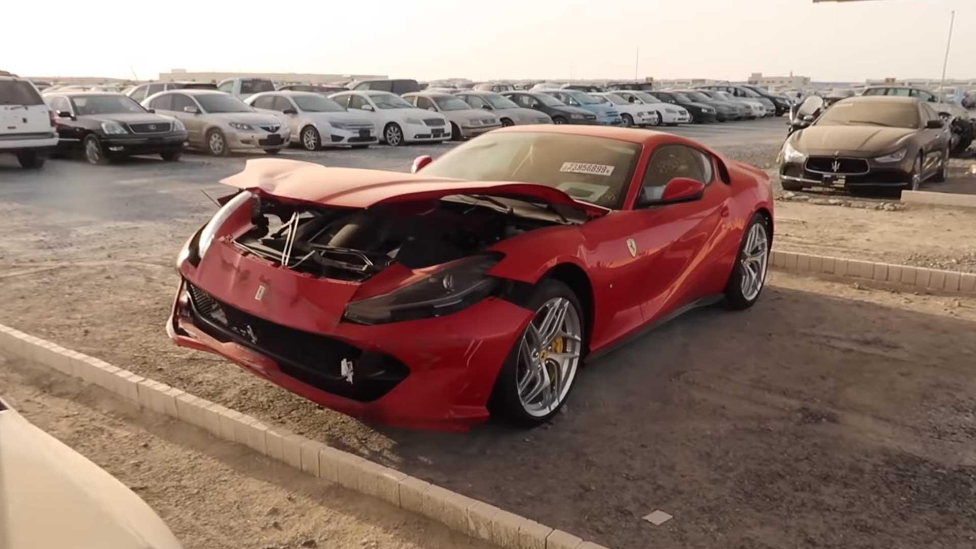 Autosloperijen in Dubai staan vol opulent botsspul - TopGear