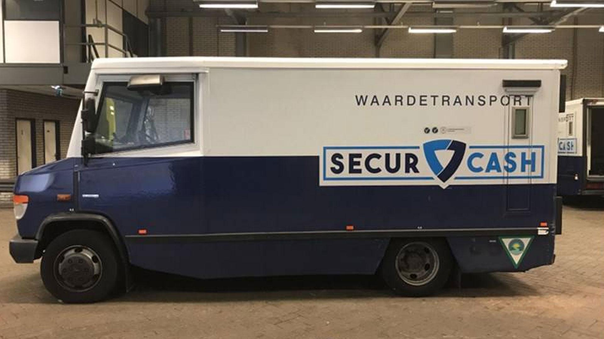 Deze 46 geldwagens wachten op jouw bod (ex-Brinks) - TopGear NL