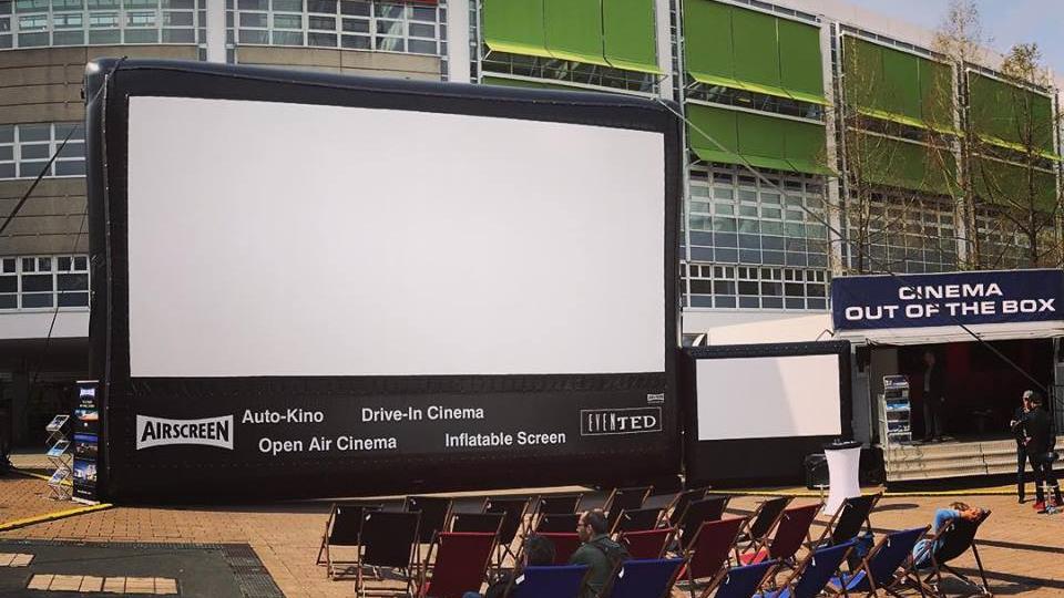 Airscreen Nano is je mobiele drive-in bioscoop - TopGear