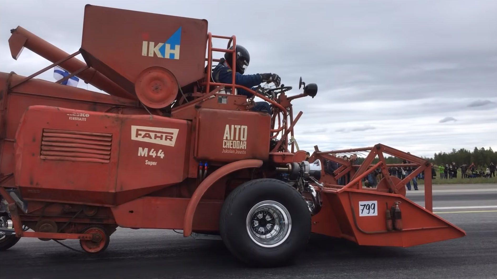 Oogstmachine-dragracer krijgt een Cadillac-V8 - Nederland