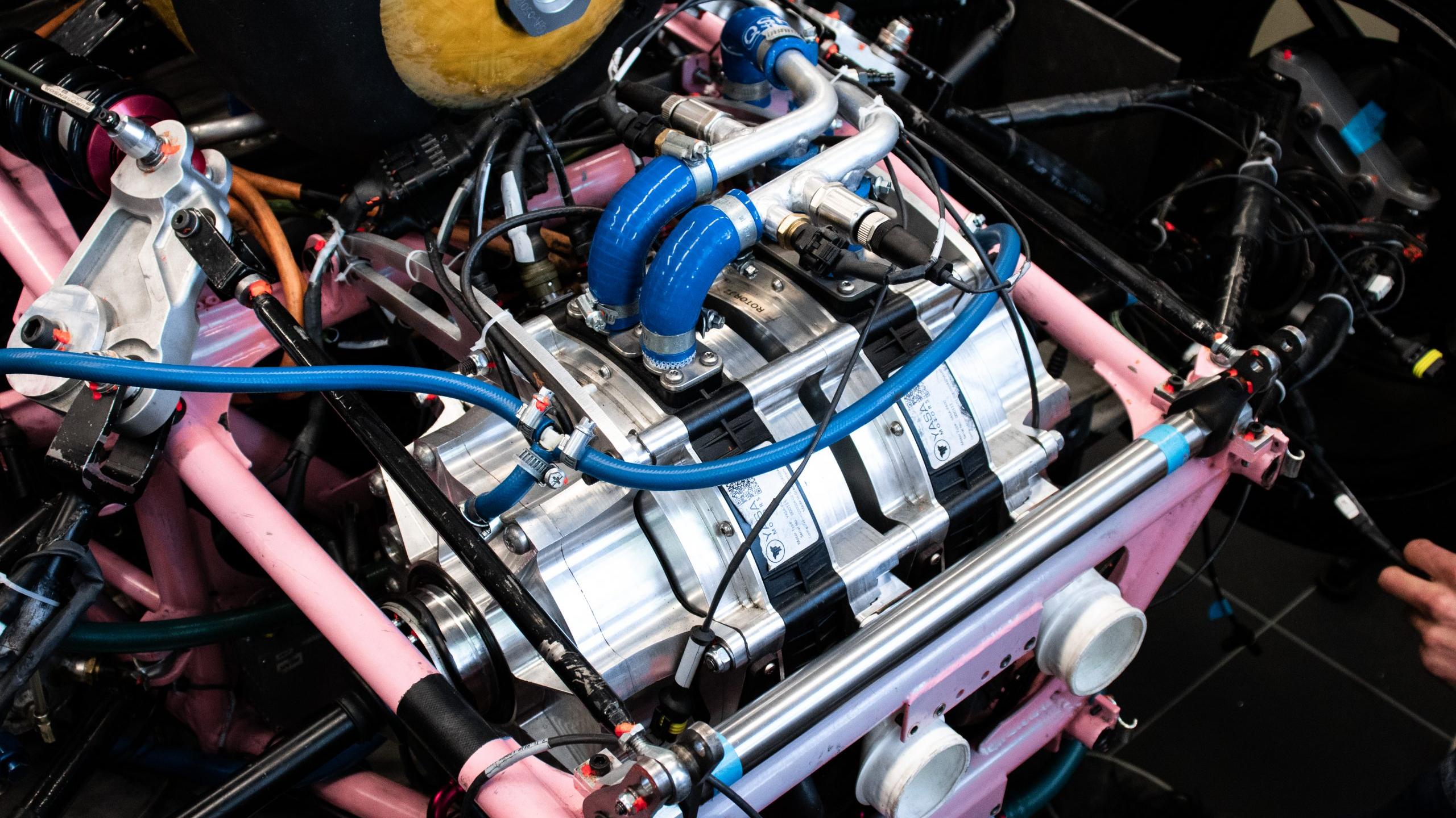 Forze Delft VIII - rijden met de waterstofracer - TopGear Nederland