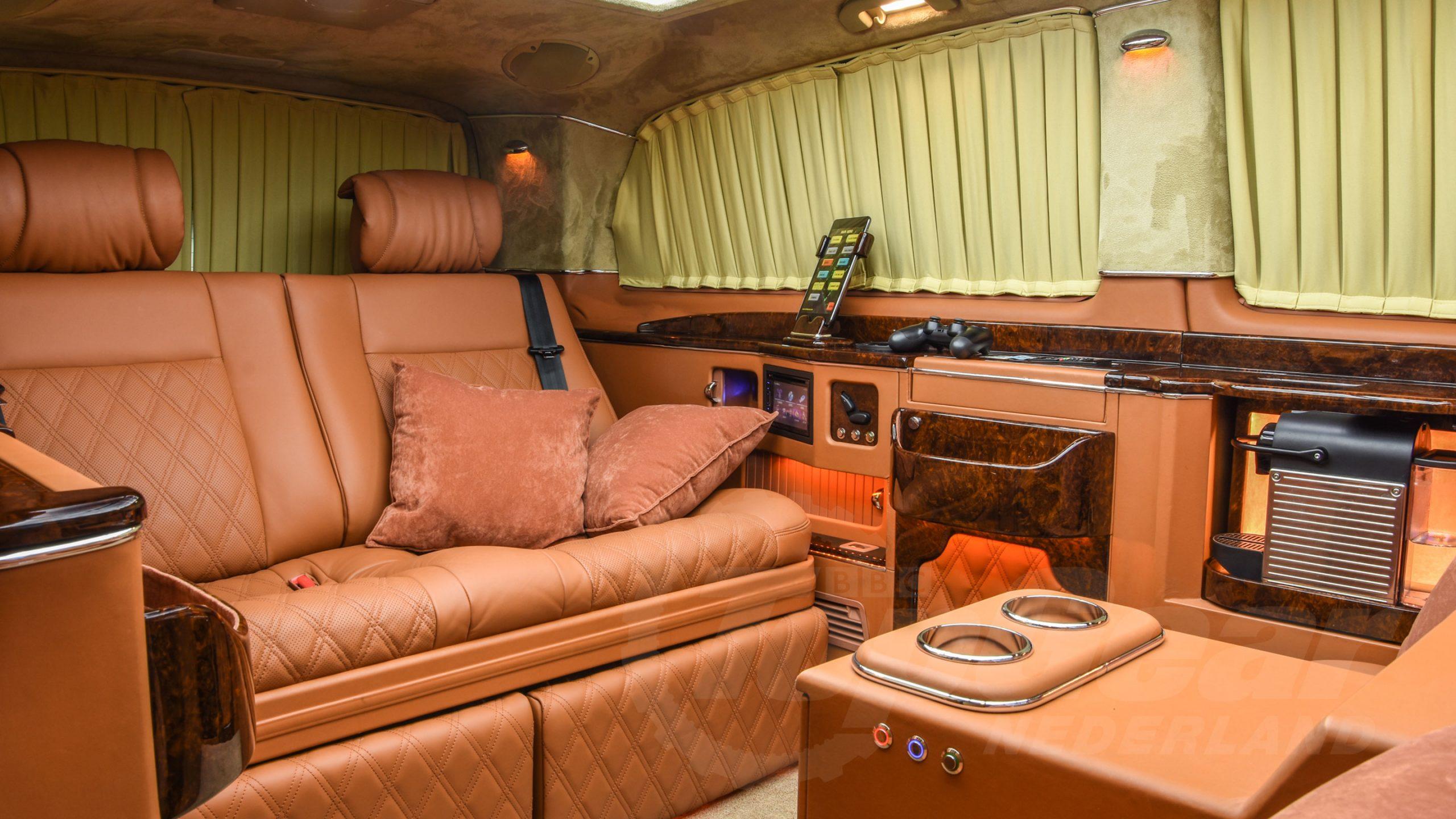 De Mercedes V-klasse van Rapper Boef - TopGear Nederland