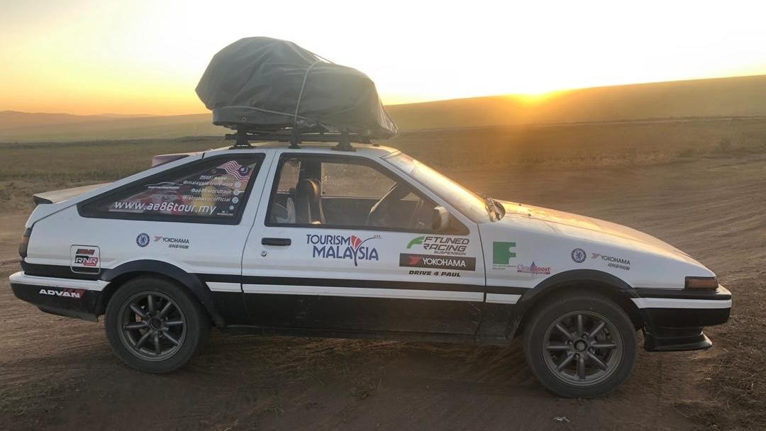 Toyota AE86 rijdt van Maleisië naar de Nürburgring - TopGear