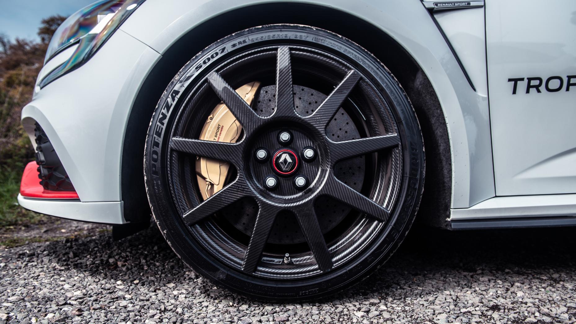 Mégane R26.R vs Mégane Trophy-R - TopGear