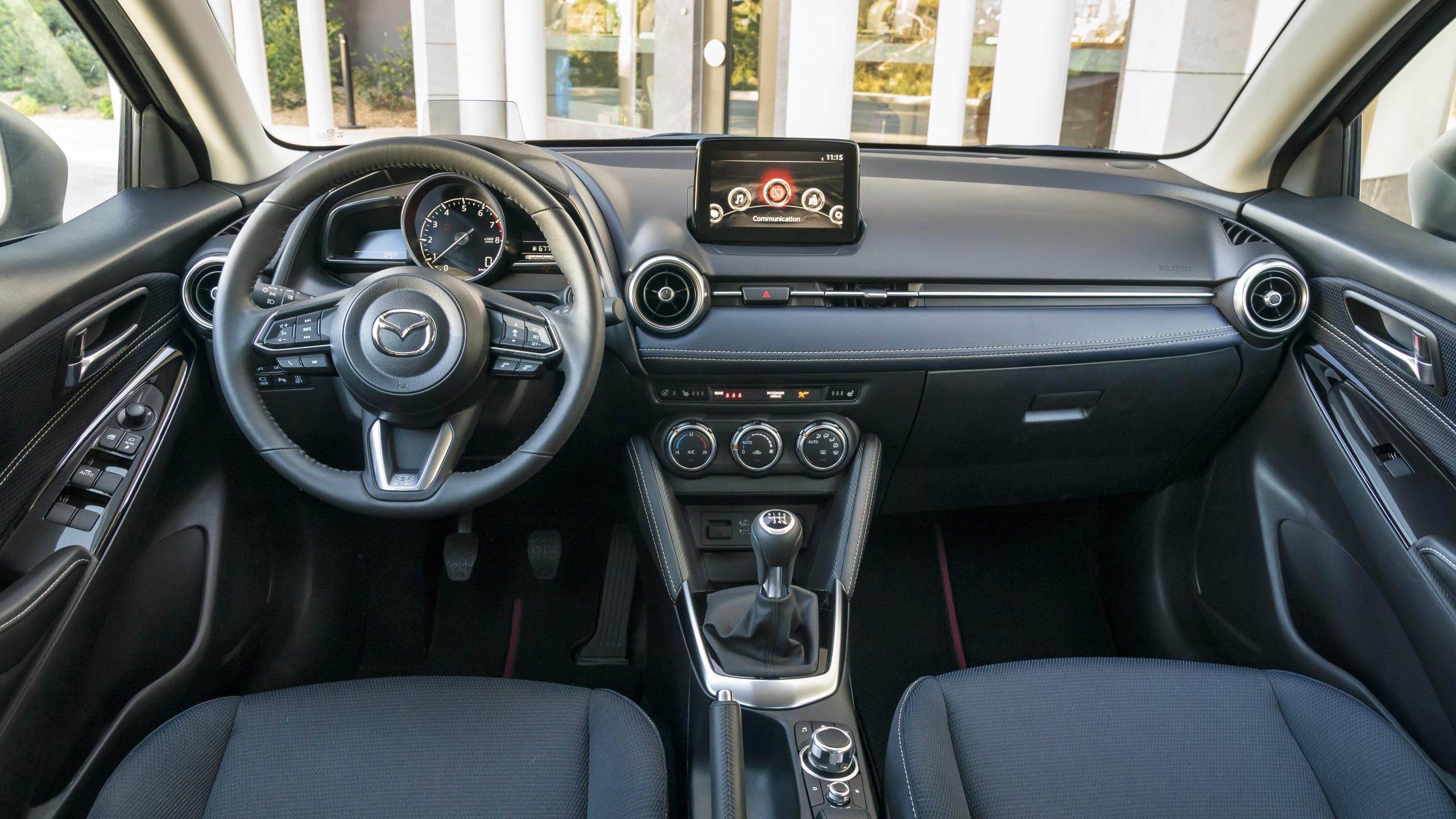 Mazda 2 1.5 Skyactiv-G 90 Luxury (2020) - TopGear Nederland