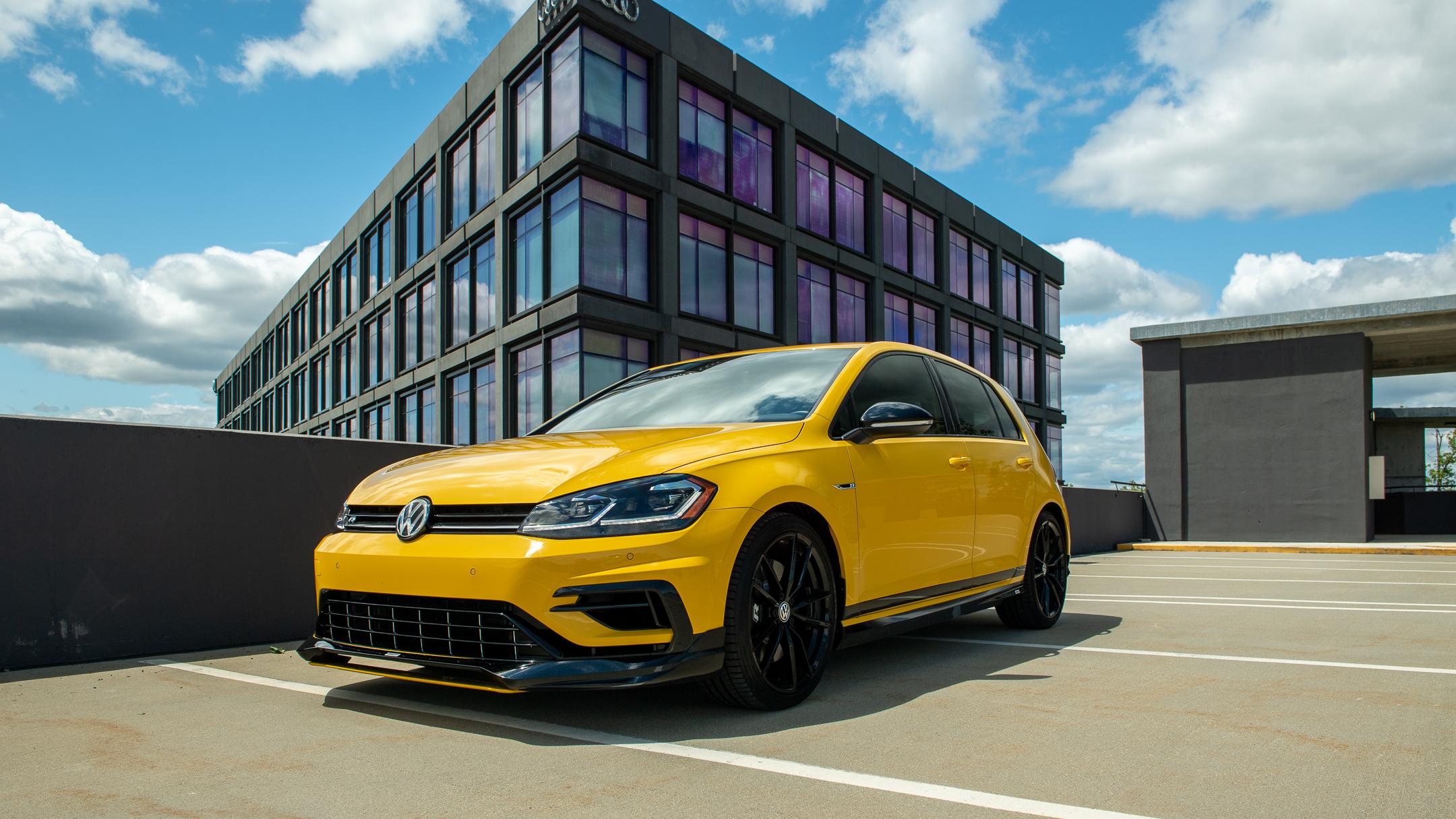 Zeldzaam: Spektrum-kleuren voor de Volkswagen Golf R - TopGear