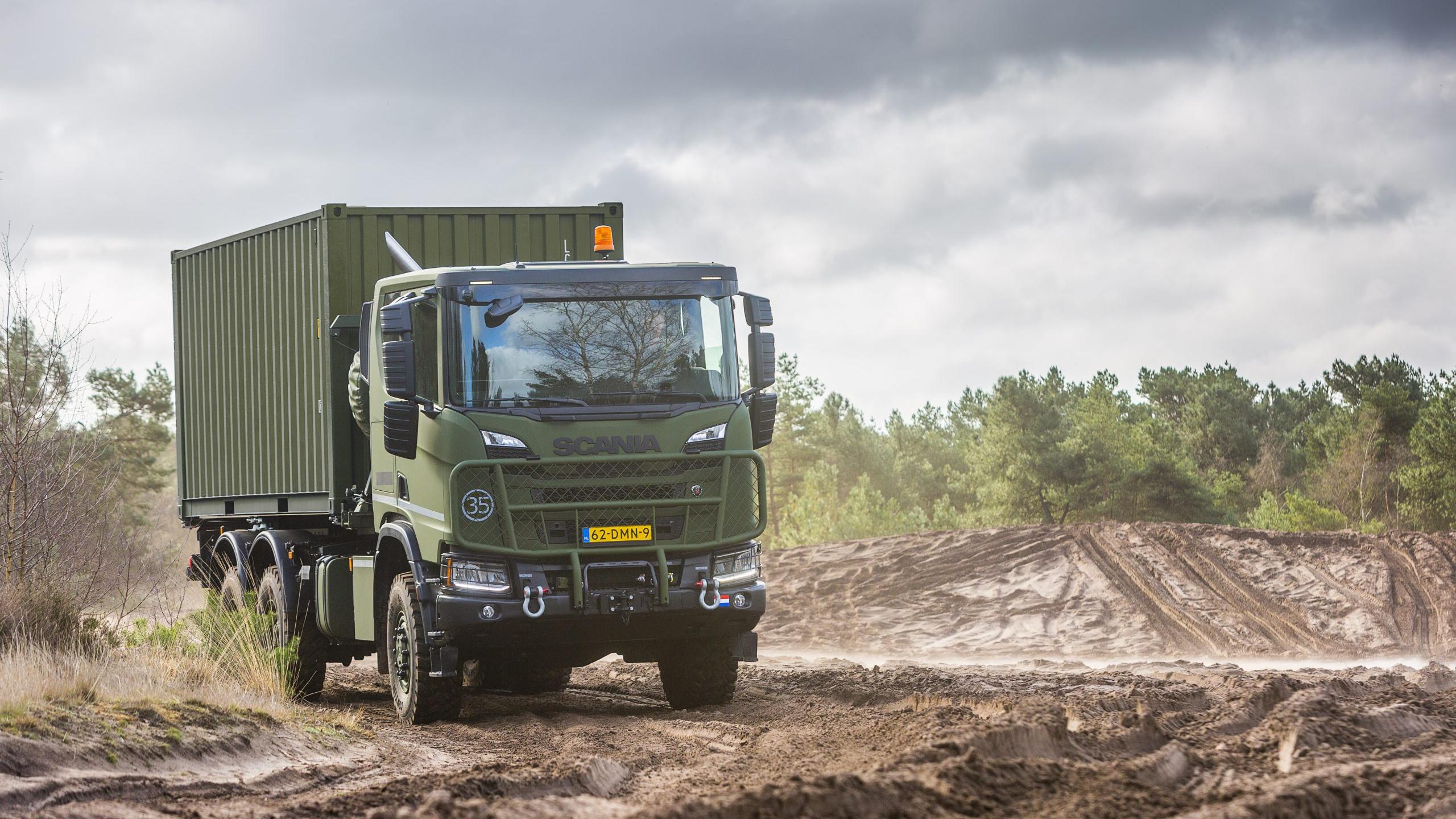 Nieuwe Scania Gryphus van leger past niet in garages - TopGear NL