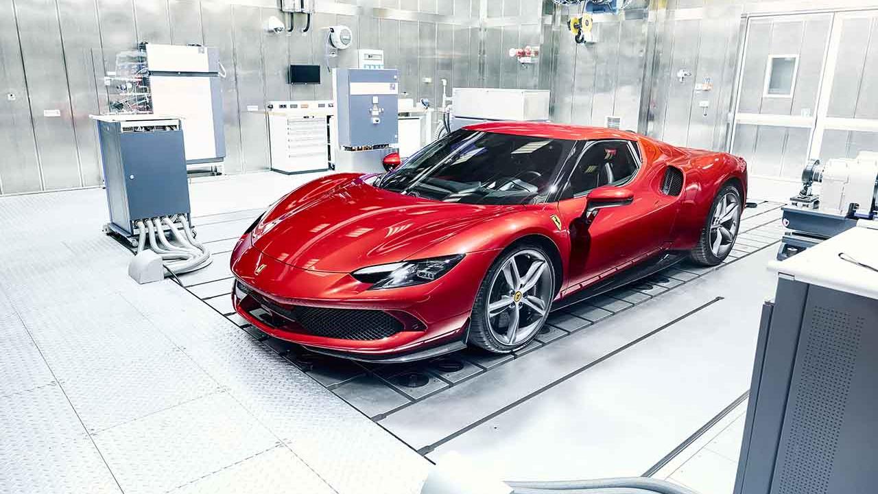 Waarom de Ferrari 296 GTS onze Supercar van het Jaar 2022 is