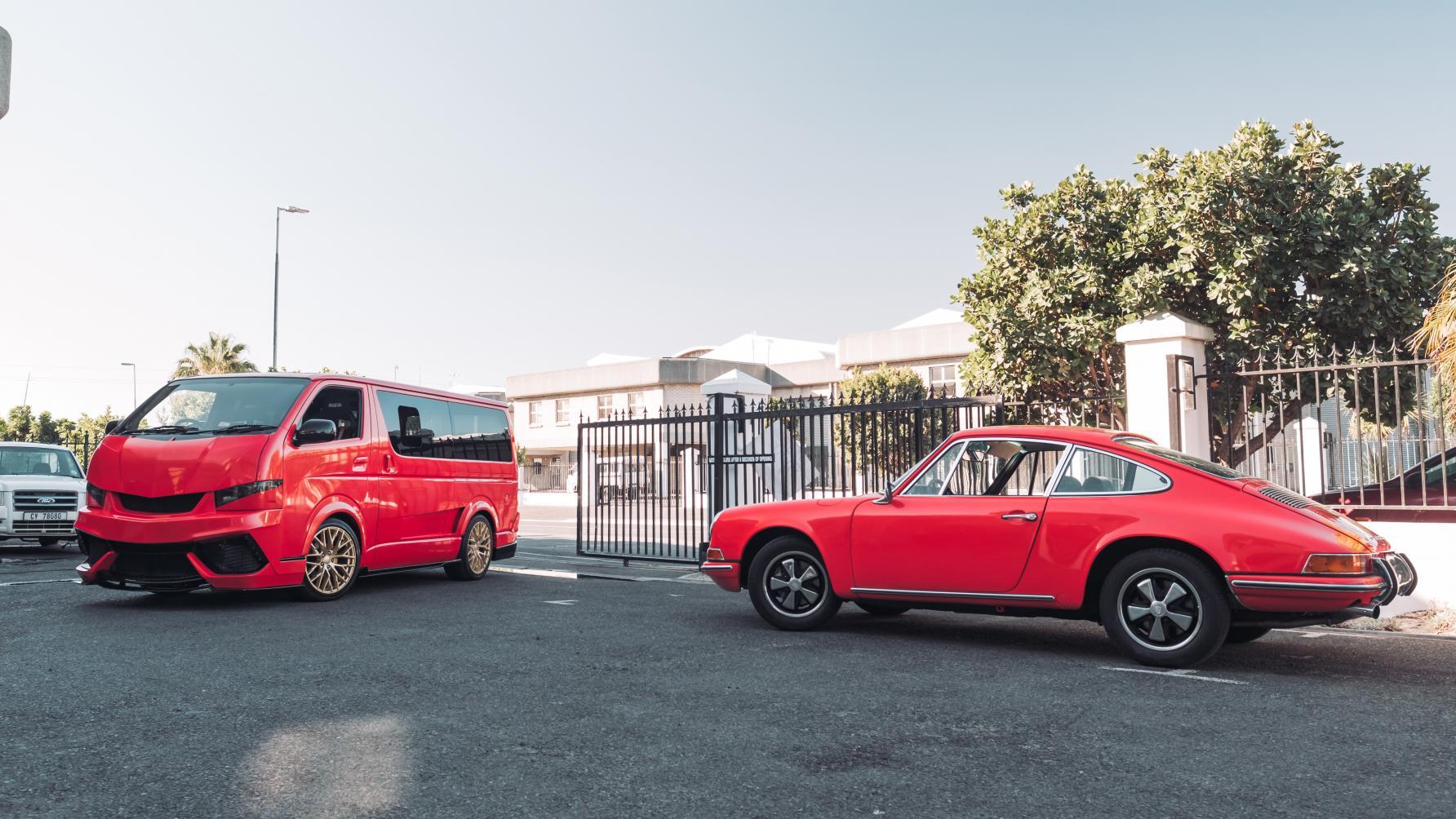 Deze minivan heeft een twin-turbo V12 (550 pk!) en een Aventador-bodykit