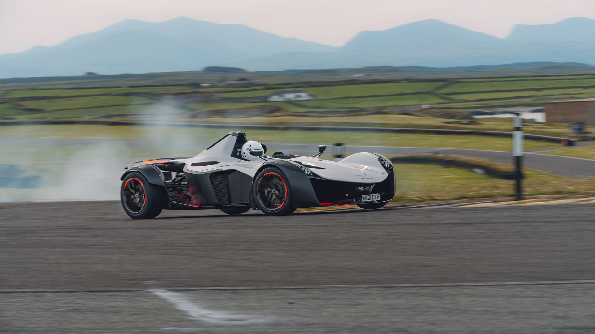 BAC Mono R of BMW M 1000 RR: Welke moet je hebben?
