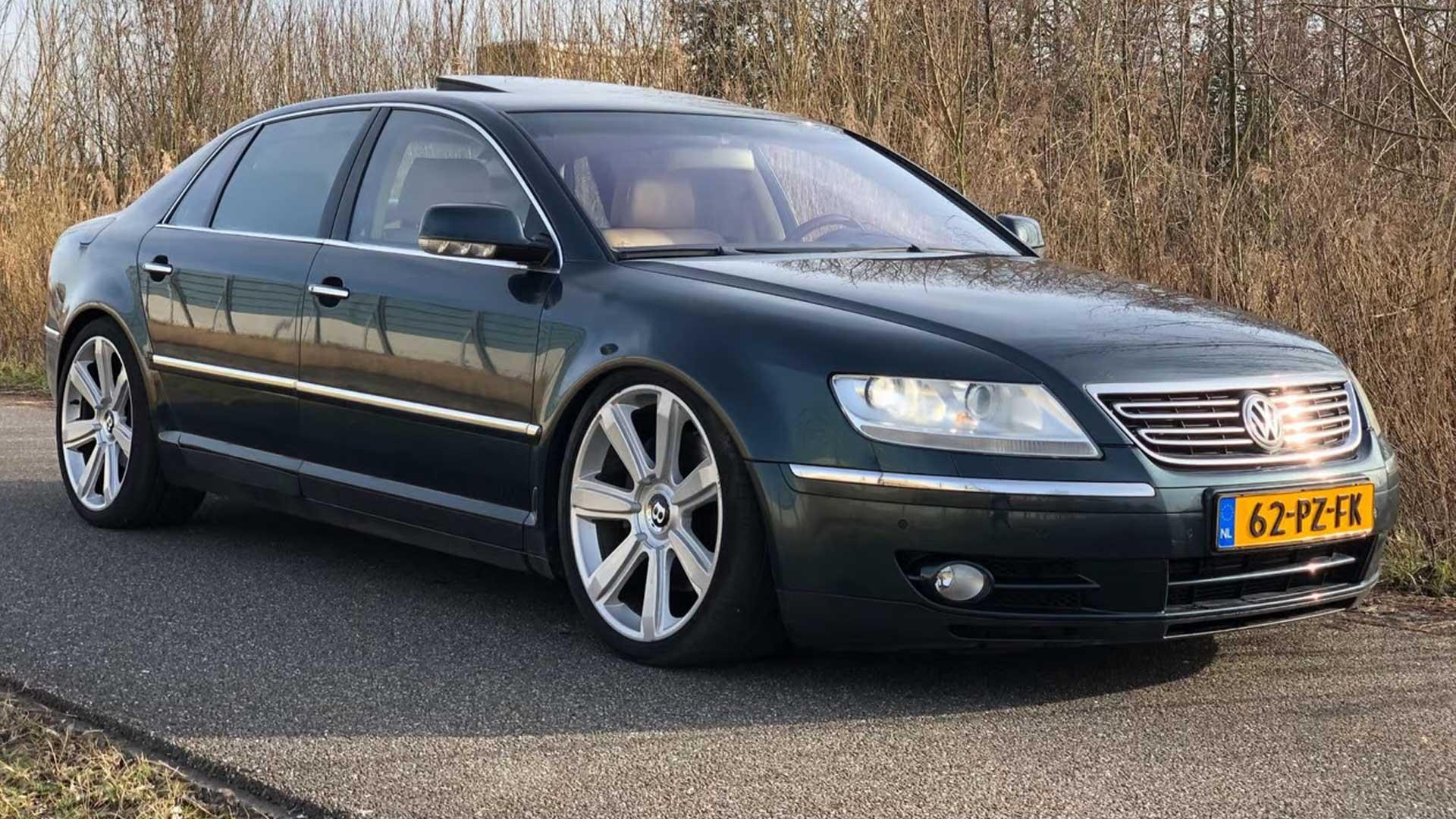 Deze (goedkope) VW Phaeton V8 wil graag een echte Bentley zijn