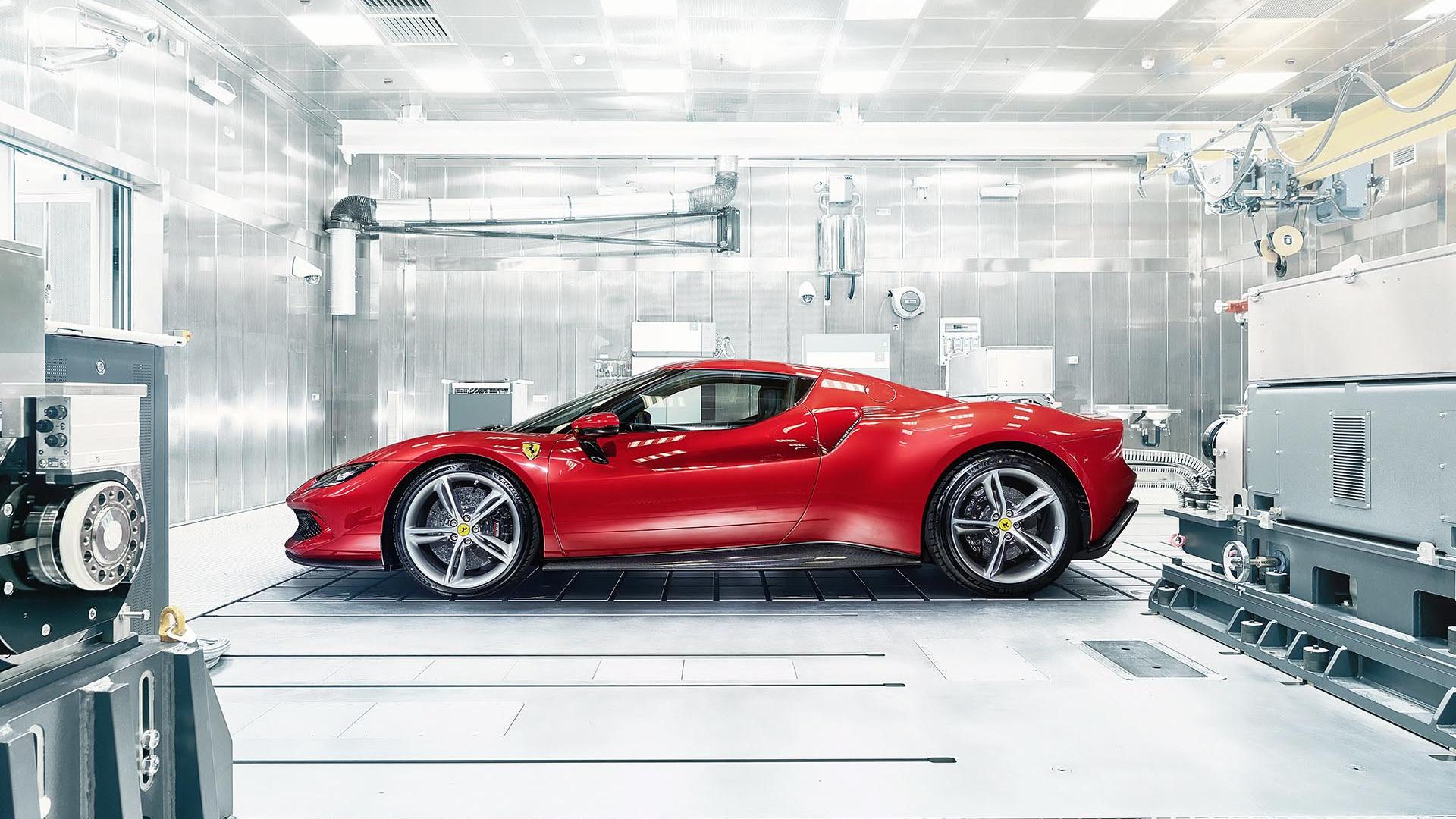 Waarom de Ferrari 296 GTS onze Supercar van het Jaar 2022 is