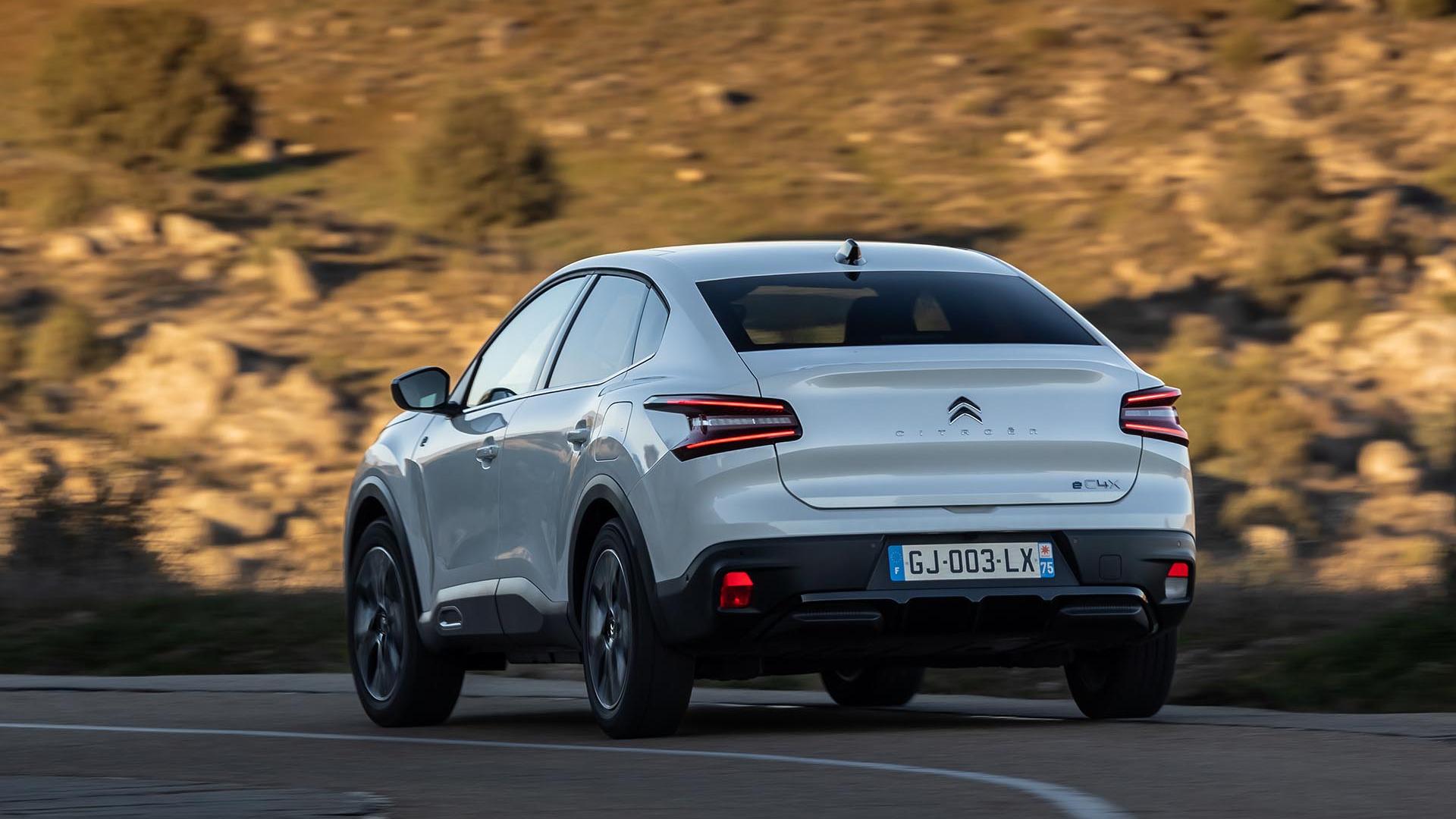 Citroën ë-C4 X Feel review (2023): Terugkeer van de sedan? - TG