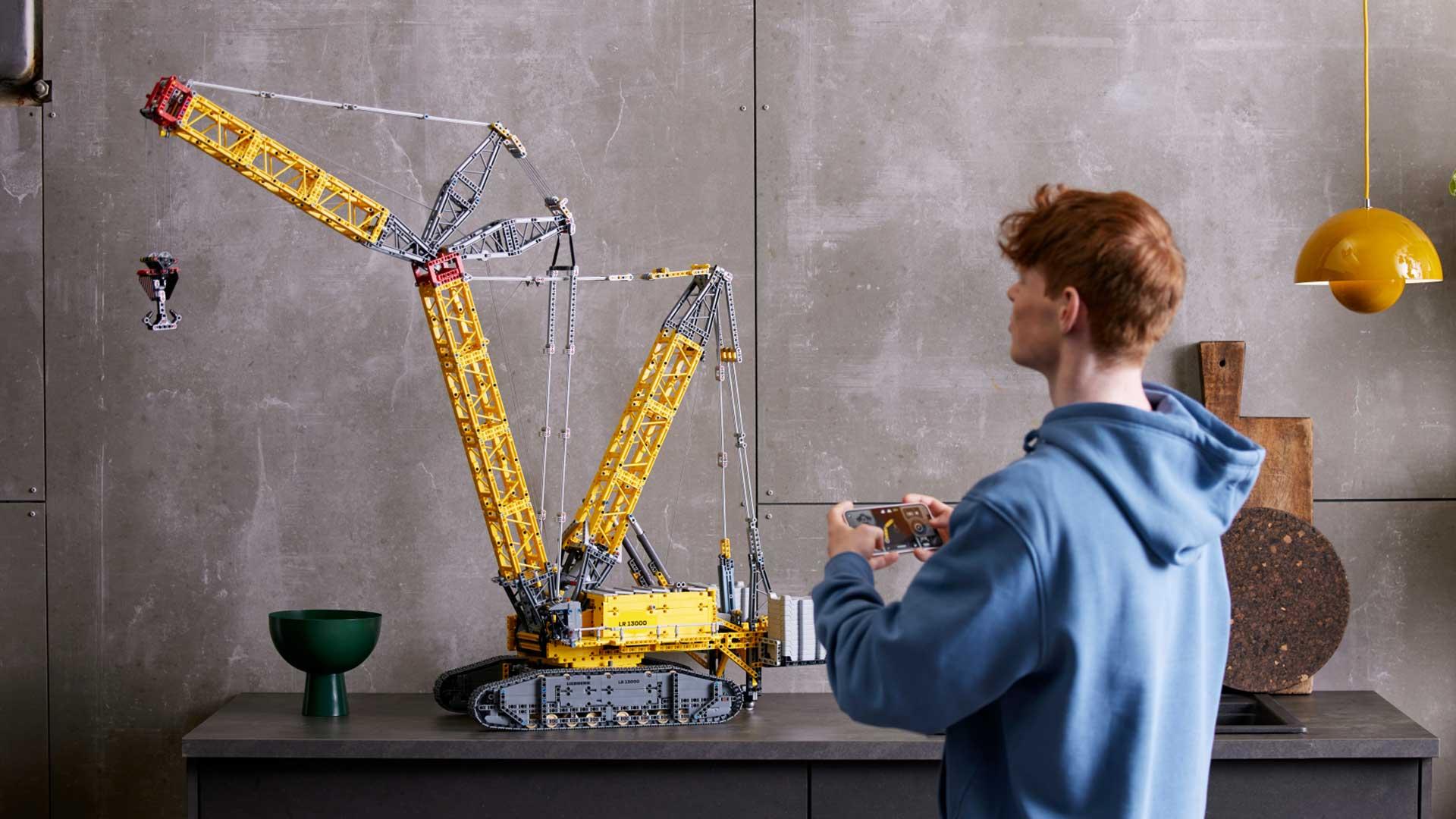 Enorme Liebherr-kraan is de duurste set van Lego Technic ooit