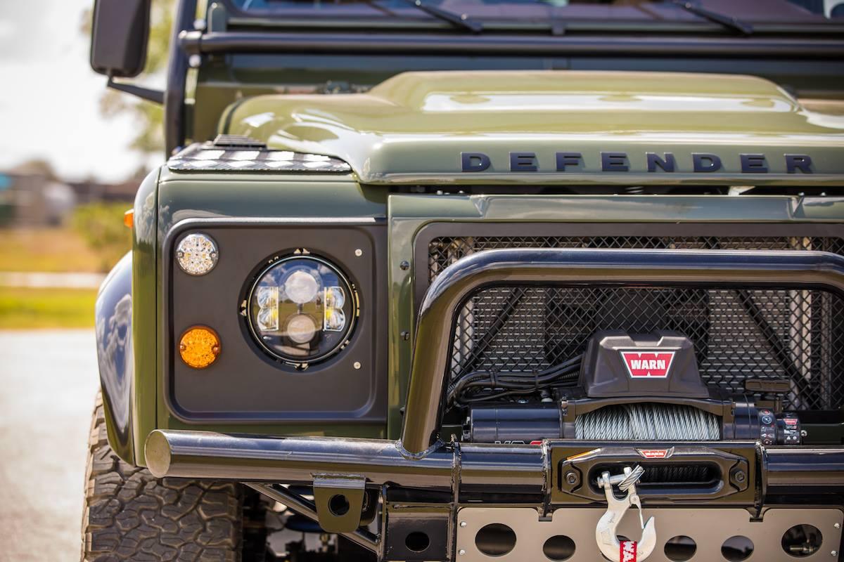 Land Rover Defender met Corvette-V8 - TopGear Nederland