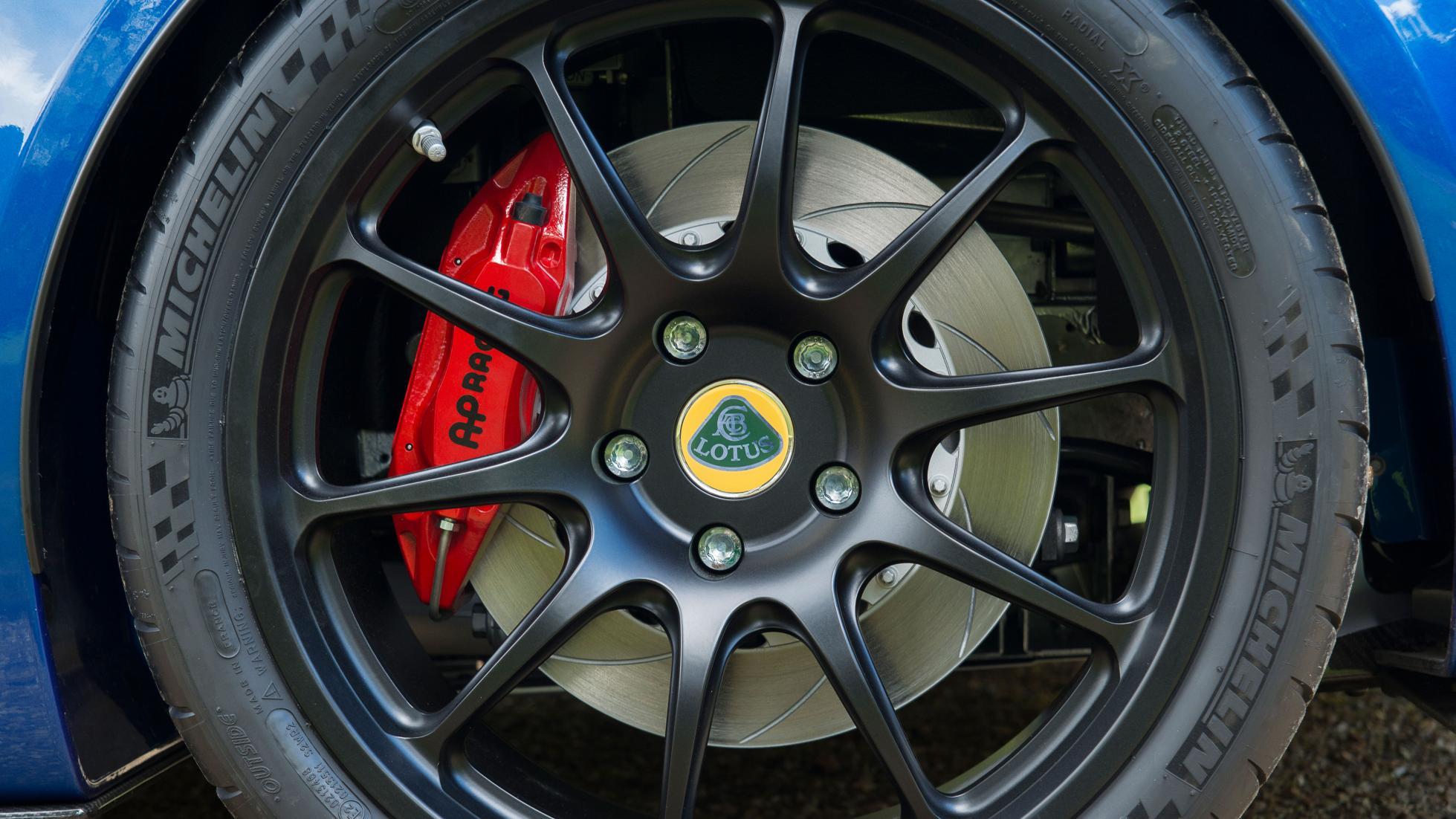 Lotus is gered van de ondergang - TopGear