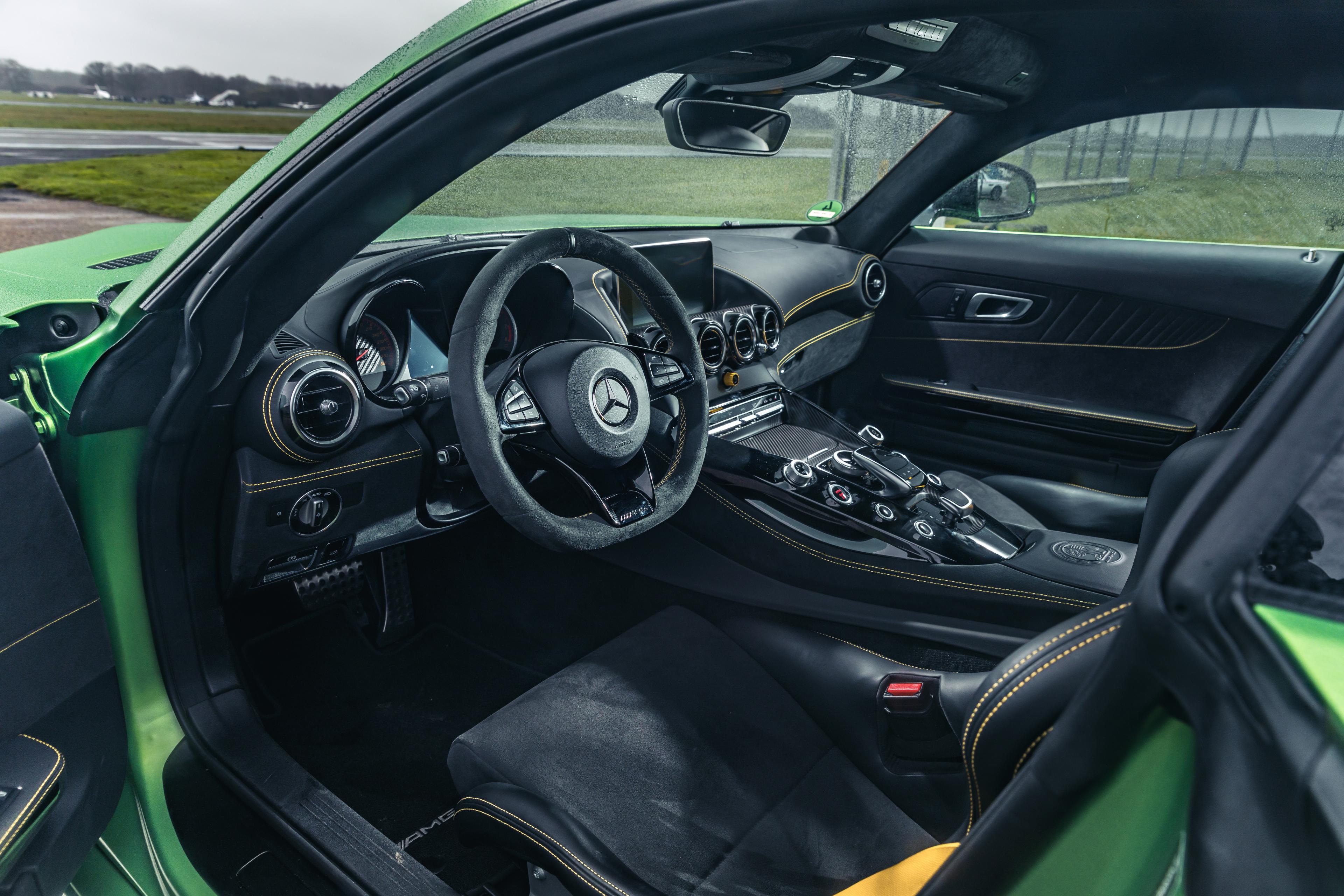 AMG GT R vs 911 GT3 RS vs M4 GTS - TopGear Nederland