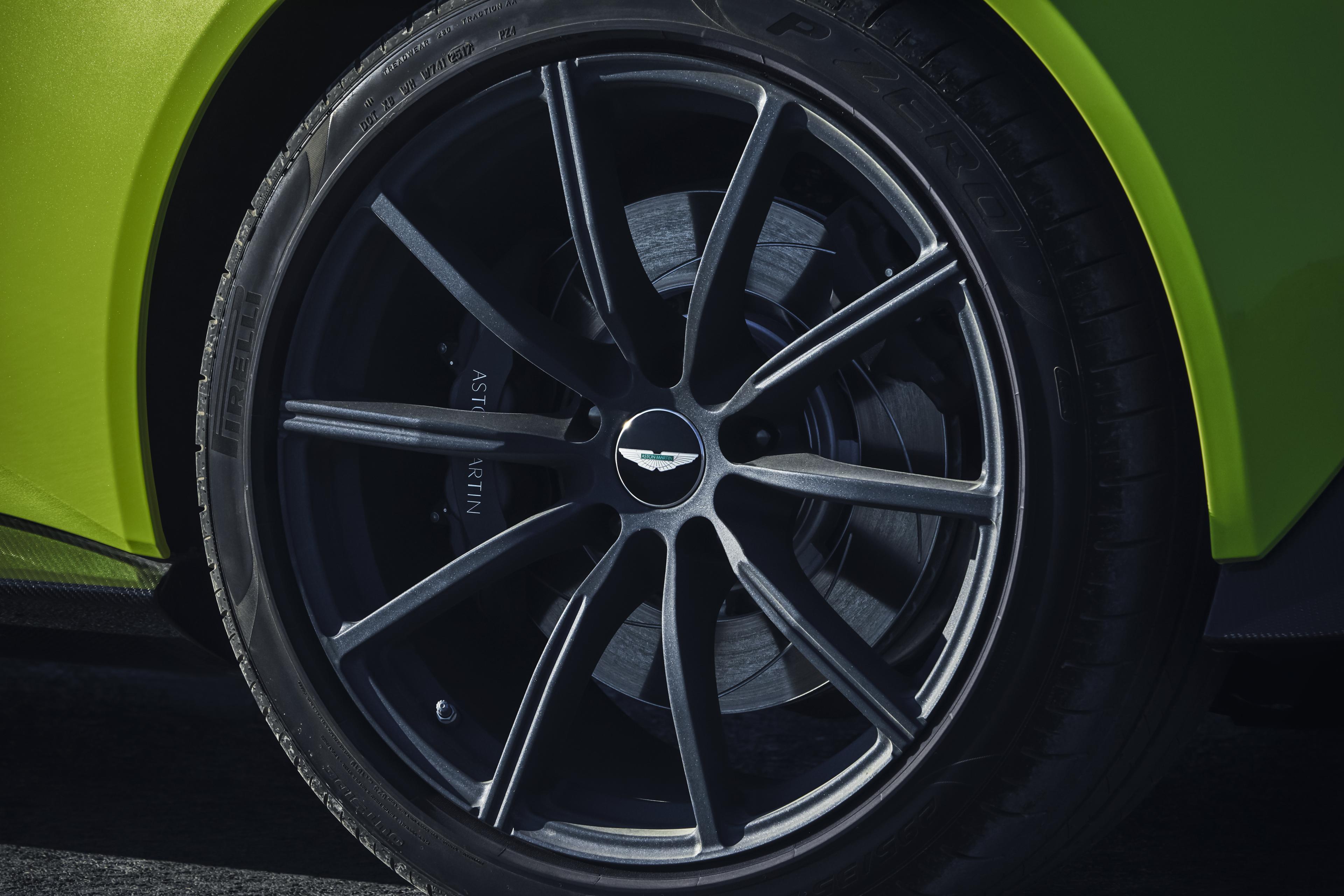 Aston Martin Vantage: vleugje DB10 met wat markeerstift - TopGear