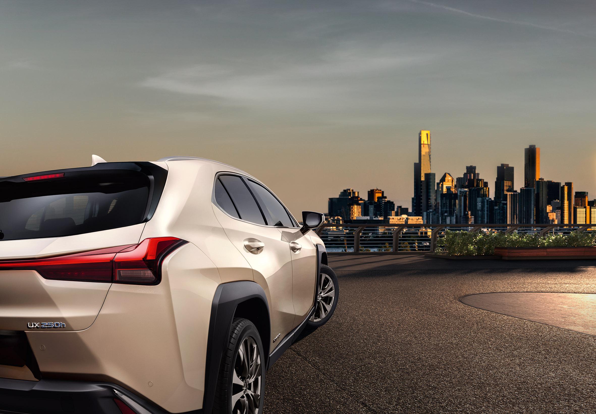 De Lexus UX 'is net een hatchback' - TopGear Nederland