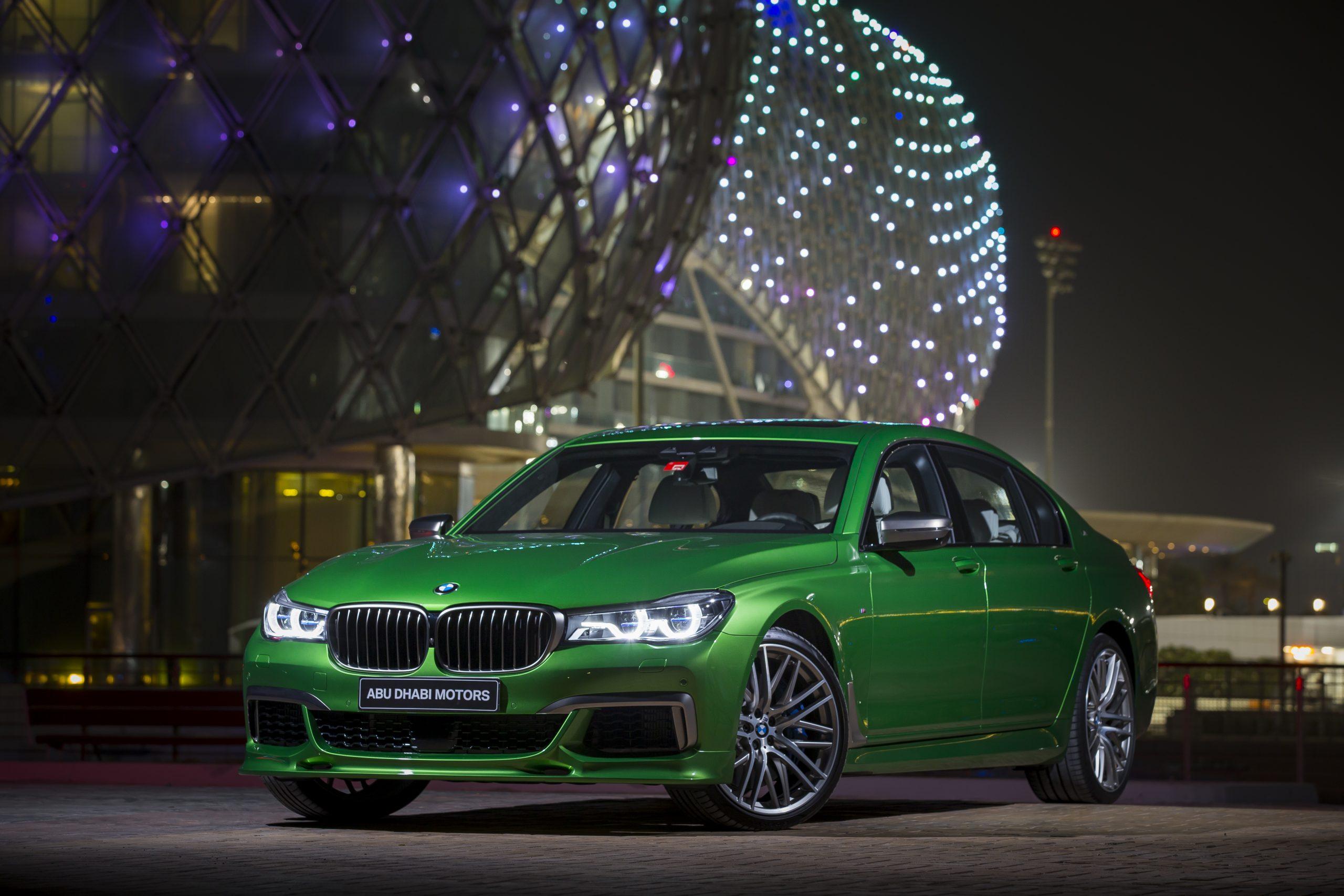 BMW M760Li Individual-kleurenfestijn in Abu Dhabi - TopGear Nederland