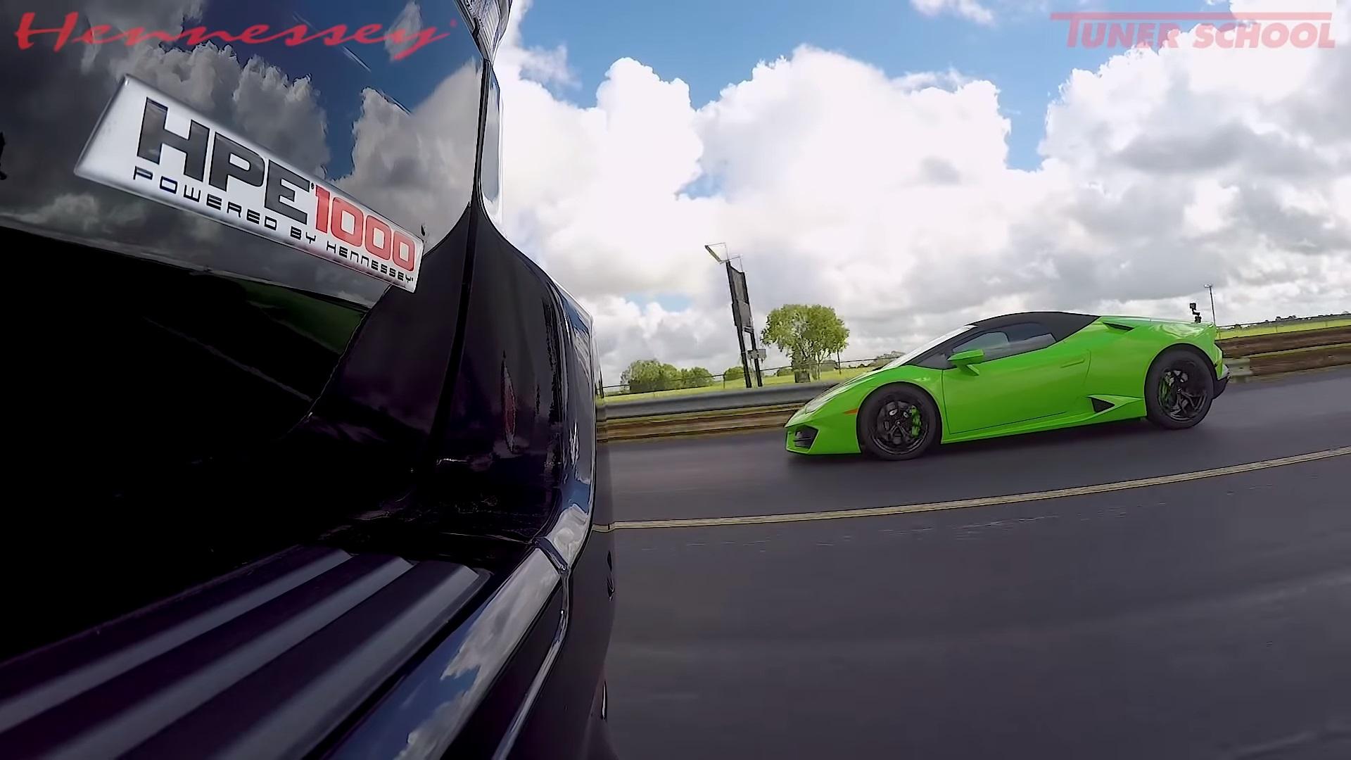 Jeep Trackhawk HPE1000 vs Lamborghini Huracán - TopGear Nederland