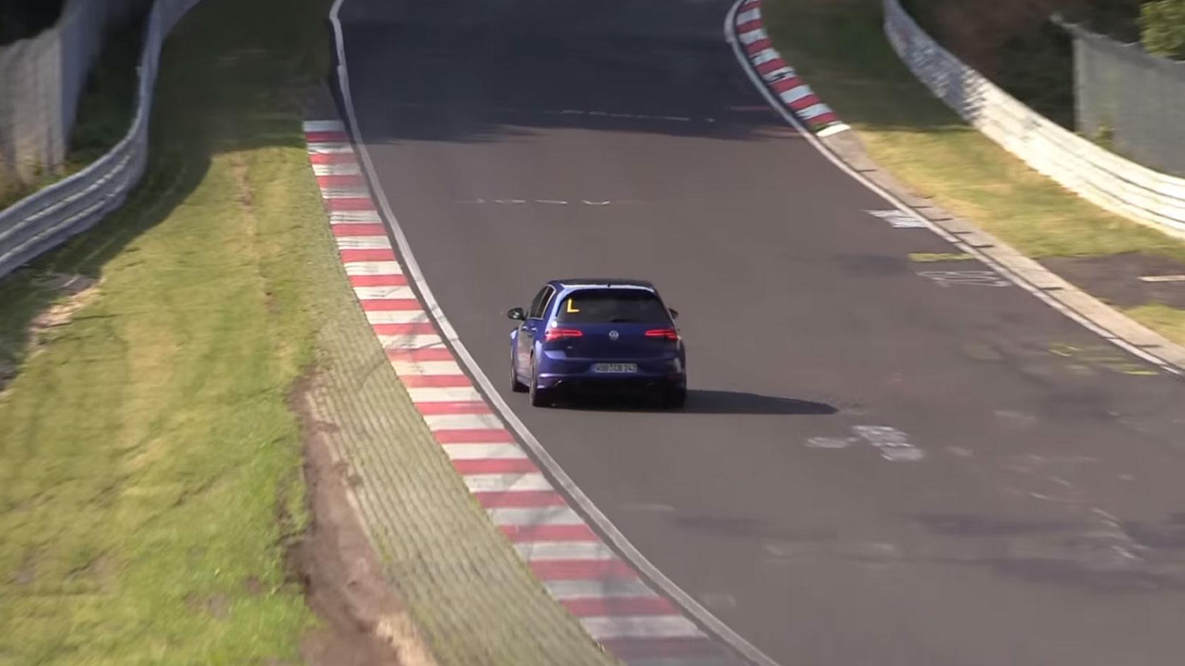 Volkswagen Golf R420 maakt zijn rondes - TopGear Nederland