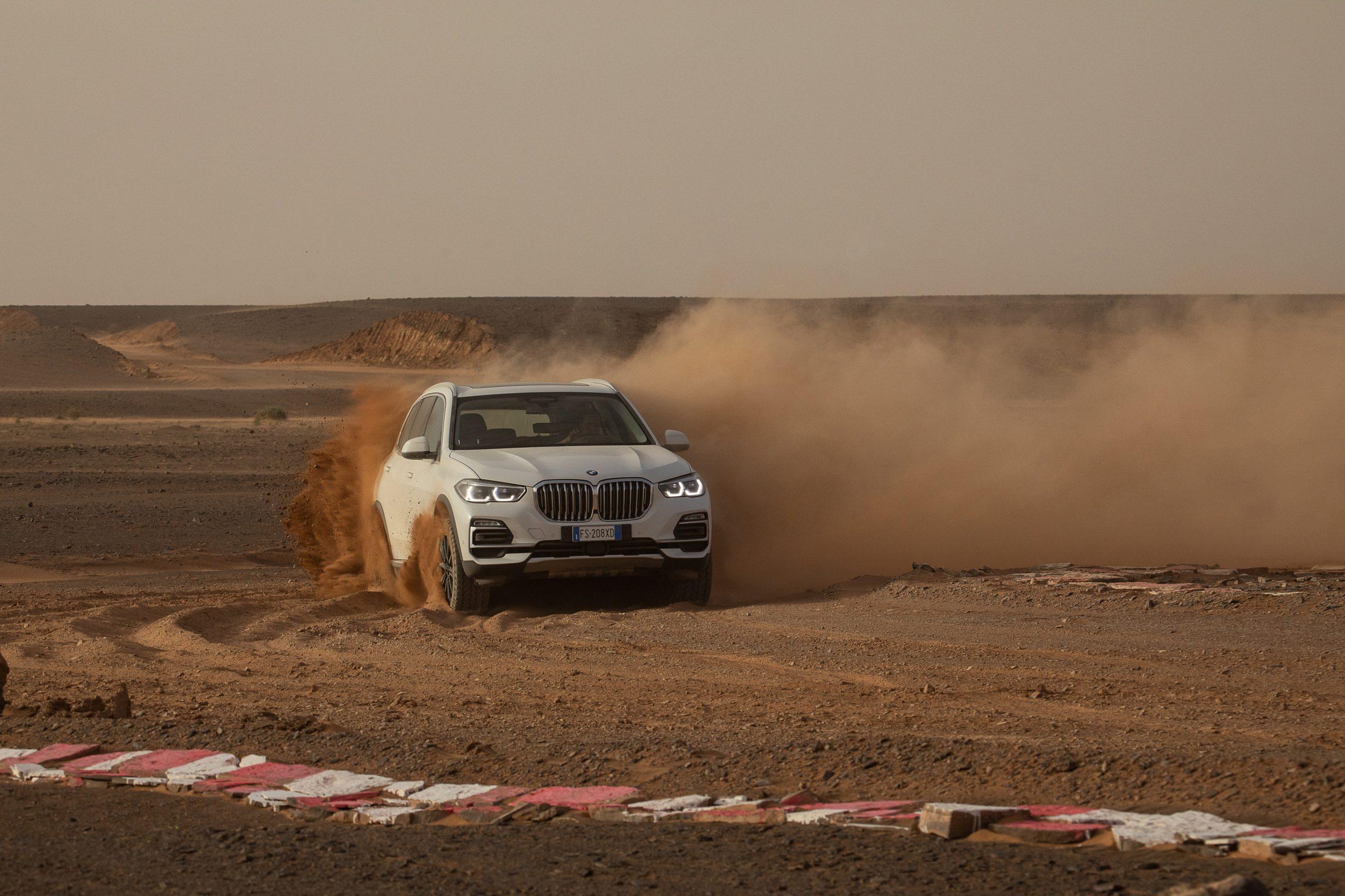 BMW bouwt Monza na in de Sahara - TopGear Nederland