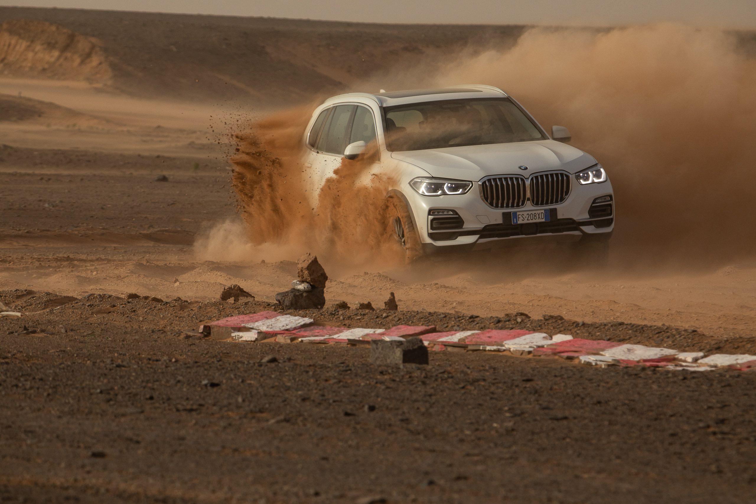 BMW bouwt Monza na in de Sahara - TopGear Nederland