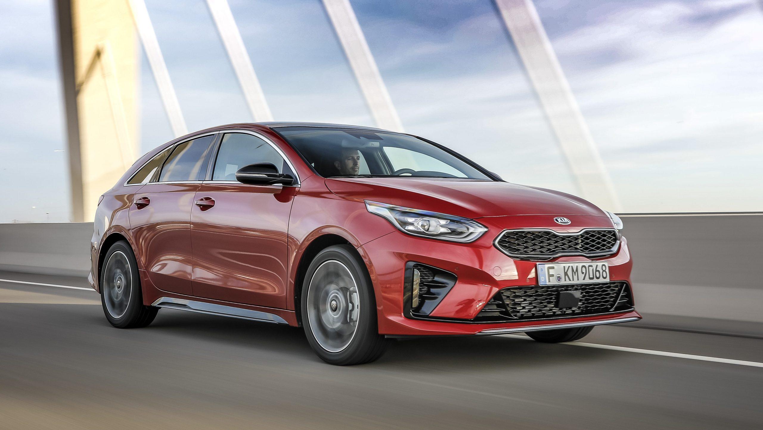 Kia ProCeed 1.4 T-GDi DCT-7 GT-PlusLine - rijtest en specs - TopGear