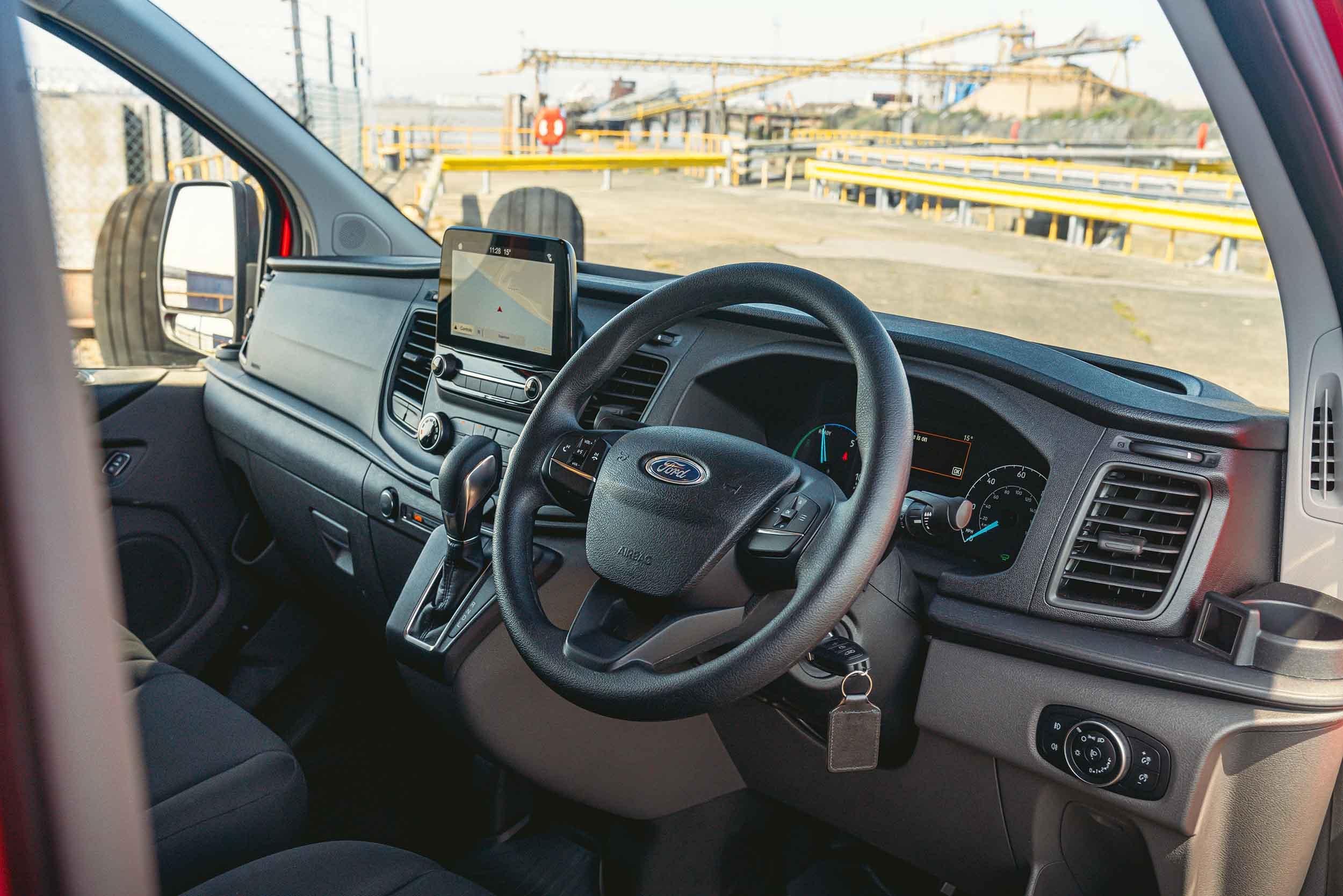 Twee generaties Ford Transit: hoe ver is het busje gekomen in dik 50 jaar?