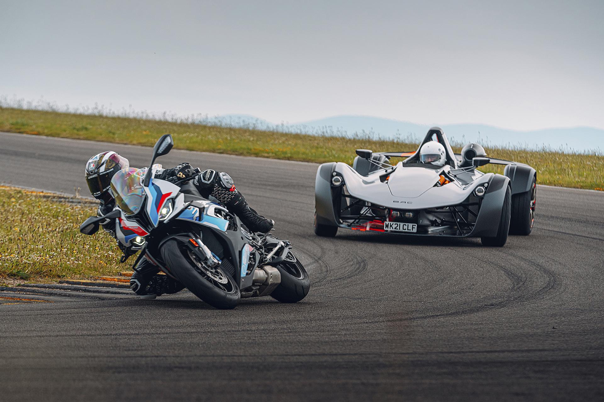BAC Mono R of BMW M 1000 RR: Welke moet je hebben?