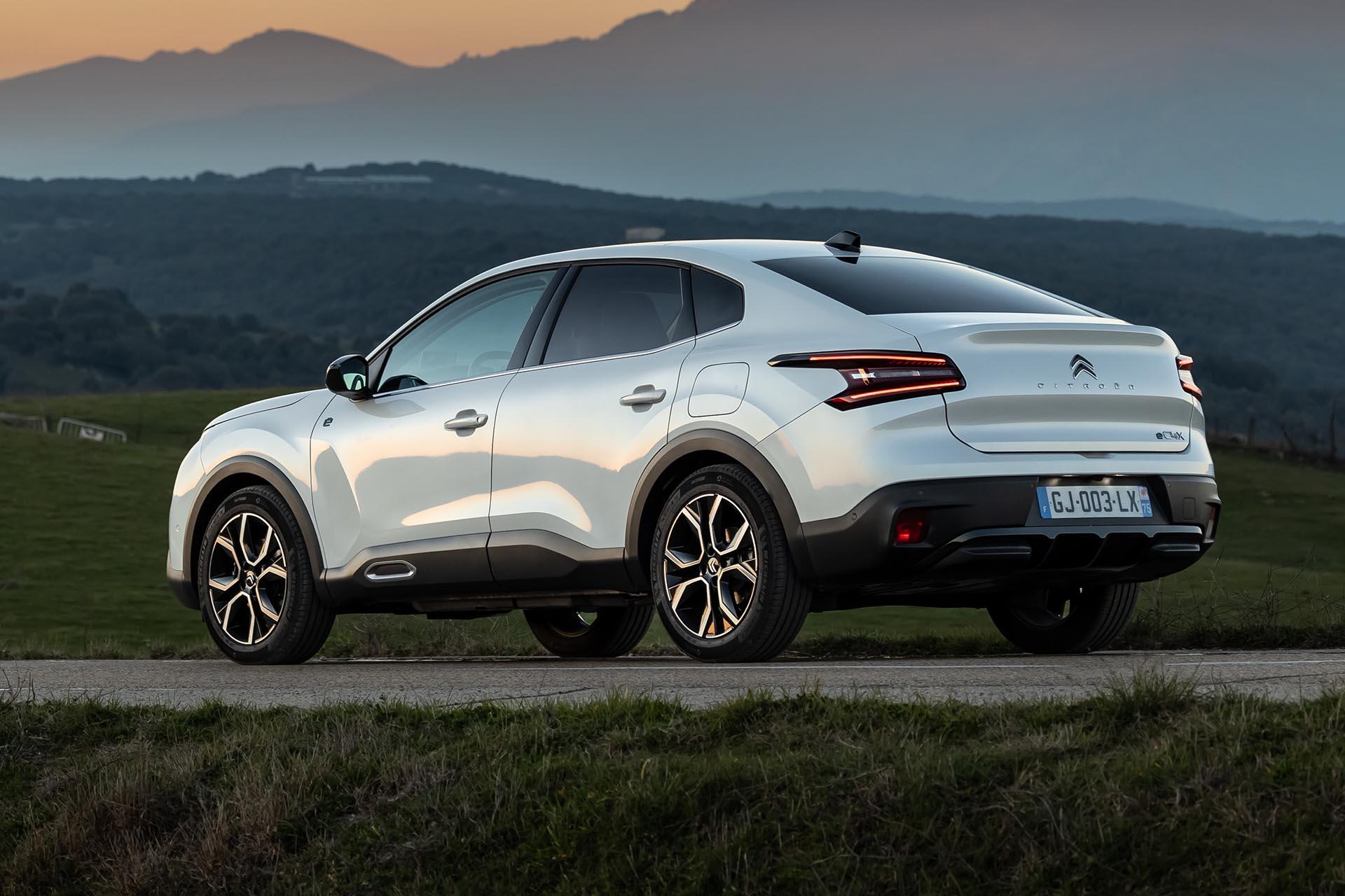 Citroën ë-C4 X Feel review (2023): Terugkeer van de sedan? - TG