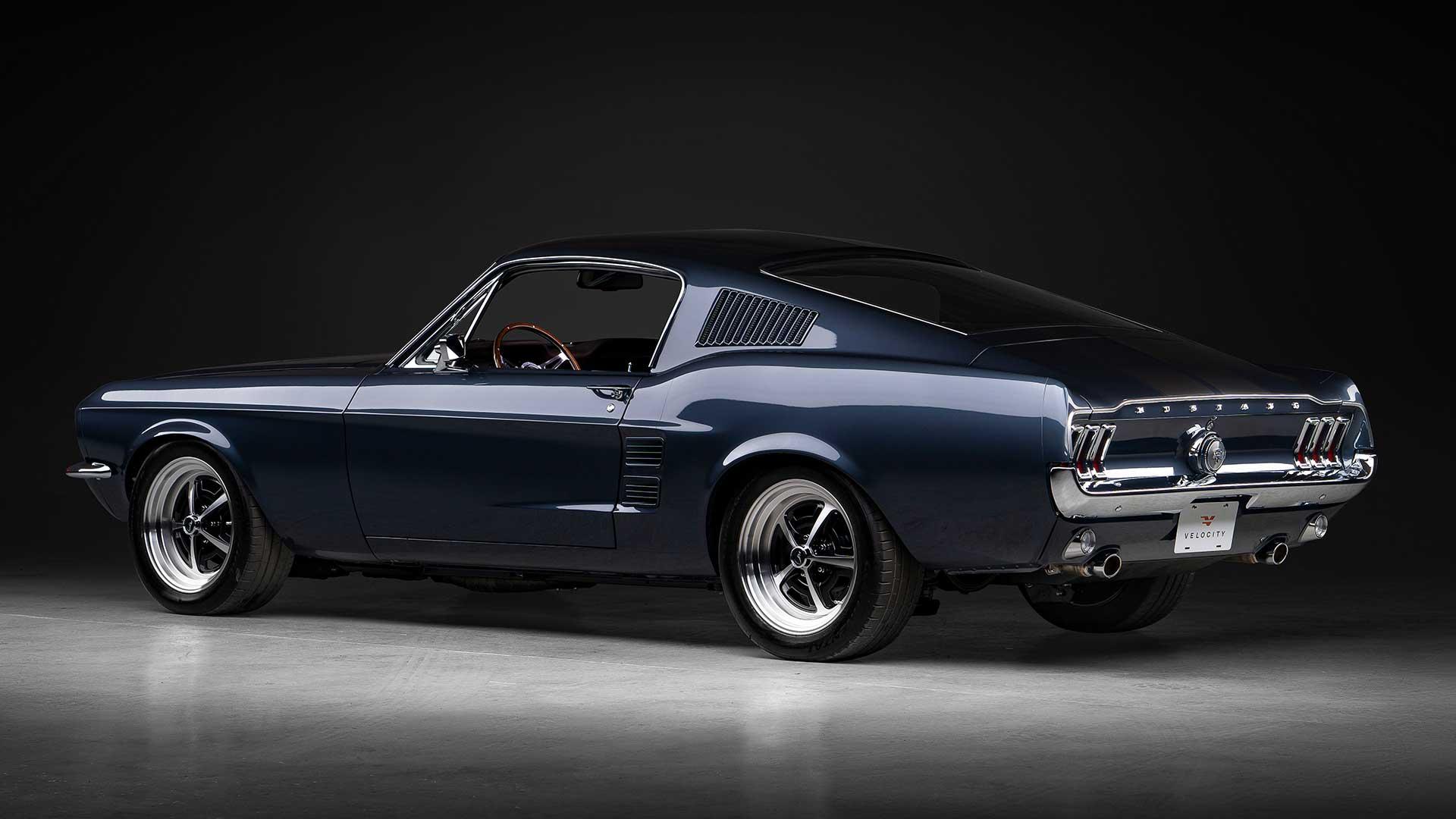Oude Ford Mustang Fastback krijgt de V8 van nieuwste Mustang