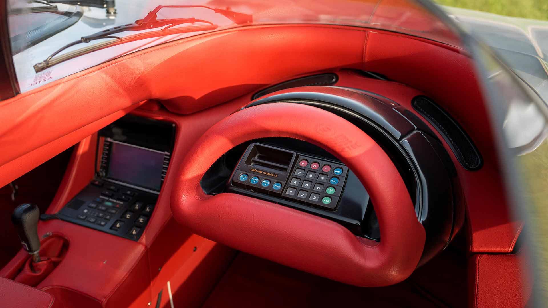 Italdesign Aztec Barchetta is een auto met twee sturen - TopGear