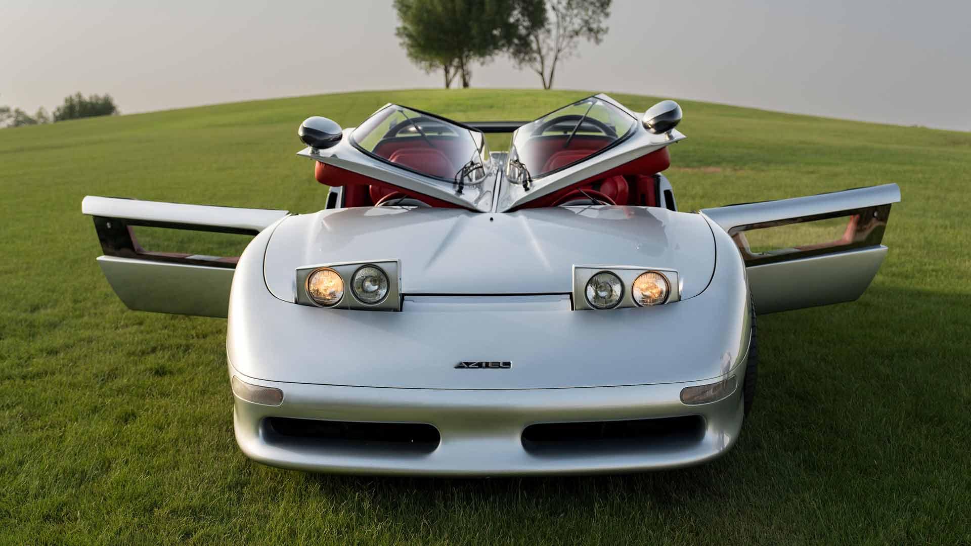Italdesign Aztec Barchetta is een auto met twee sturen - TopGear