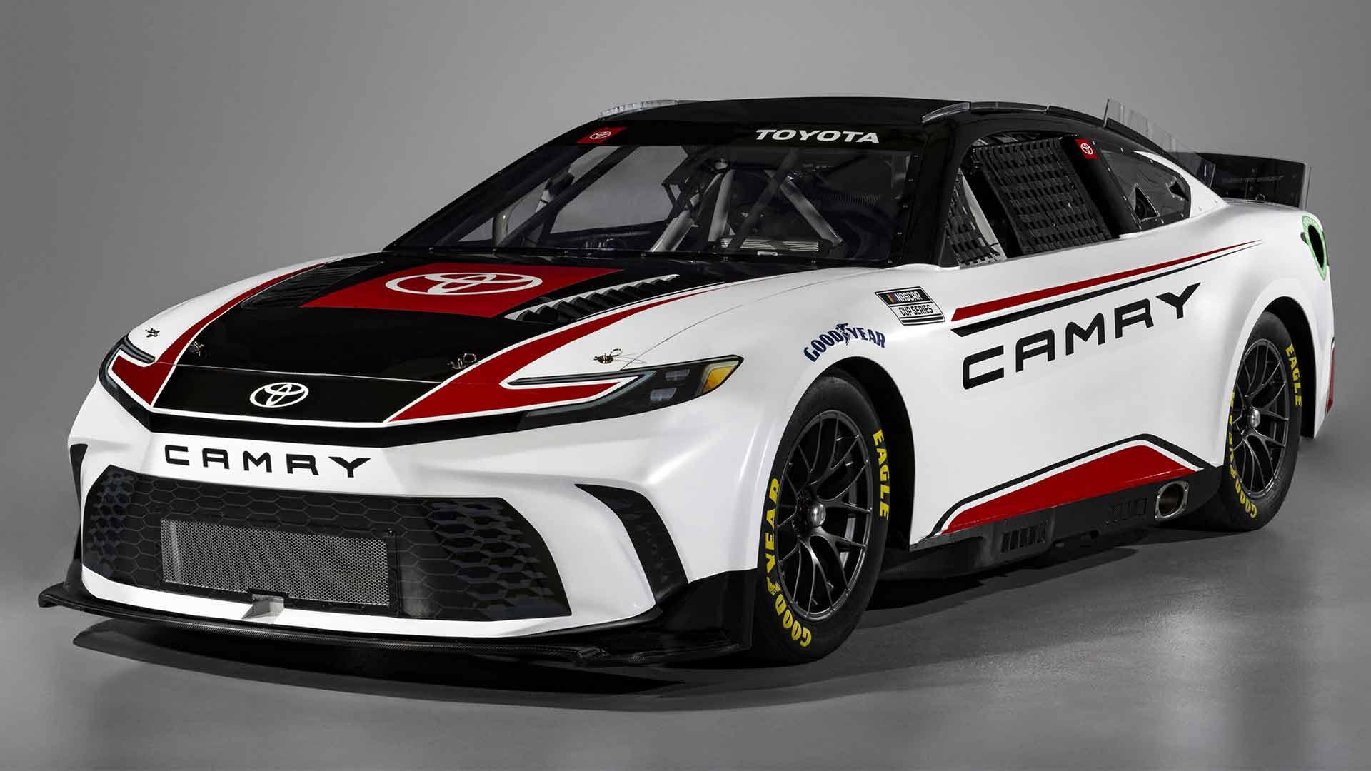 De Toyota Camry voor NASCAR krijgt ook een facelift