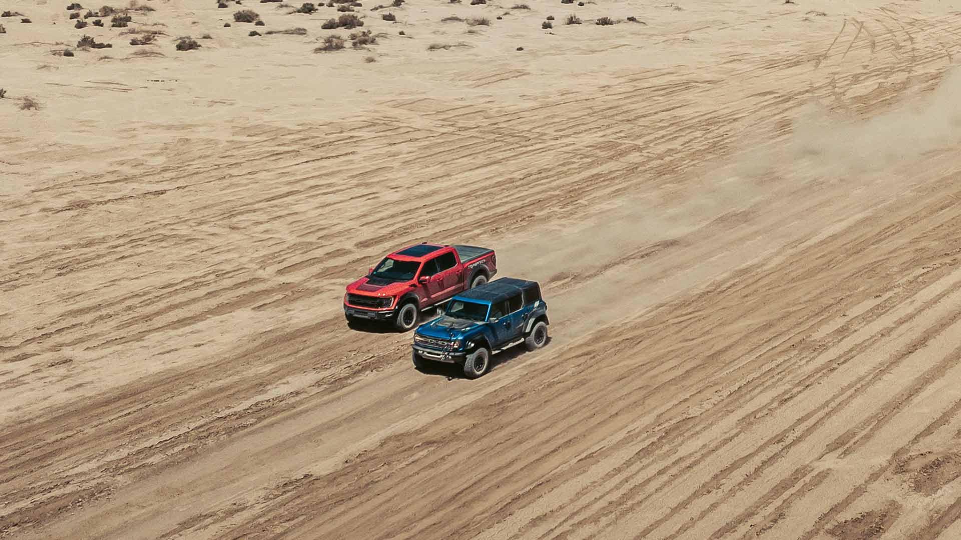 Ford Bronco Raptor vs Ford F-150 Raptor R - TopGear