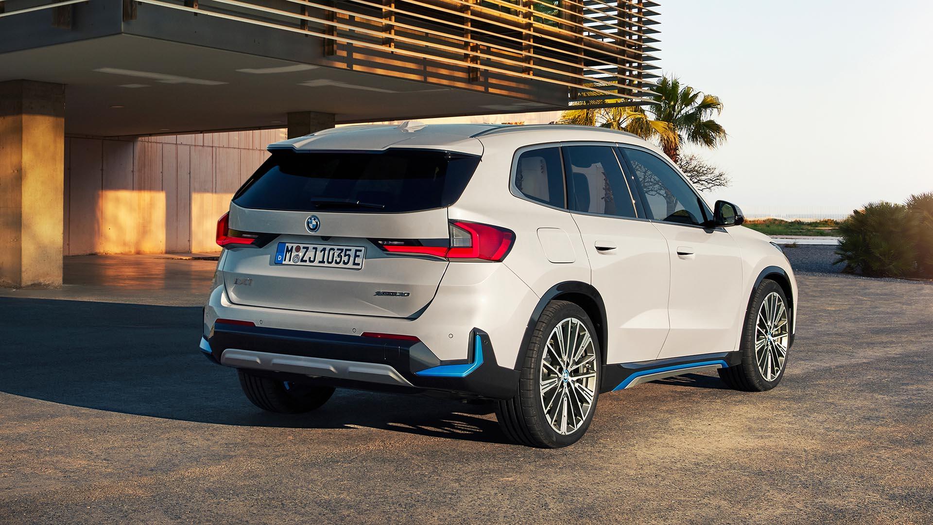 BMW iX1 eDrive20 review review (2024) - TopGear