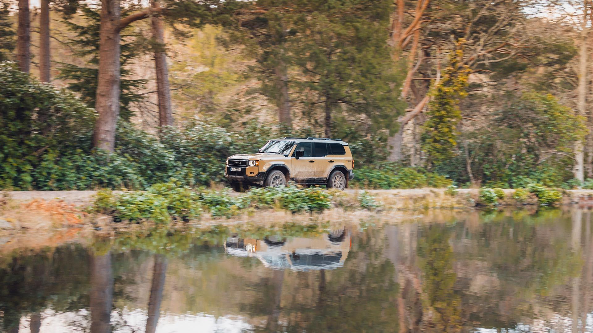 Toyota Land Cruiser 250: zo gedraagt ie zich in het terrein (review ...